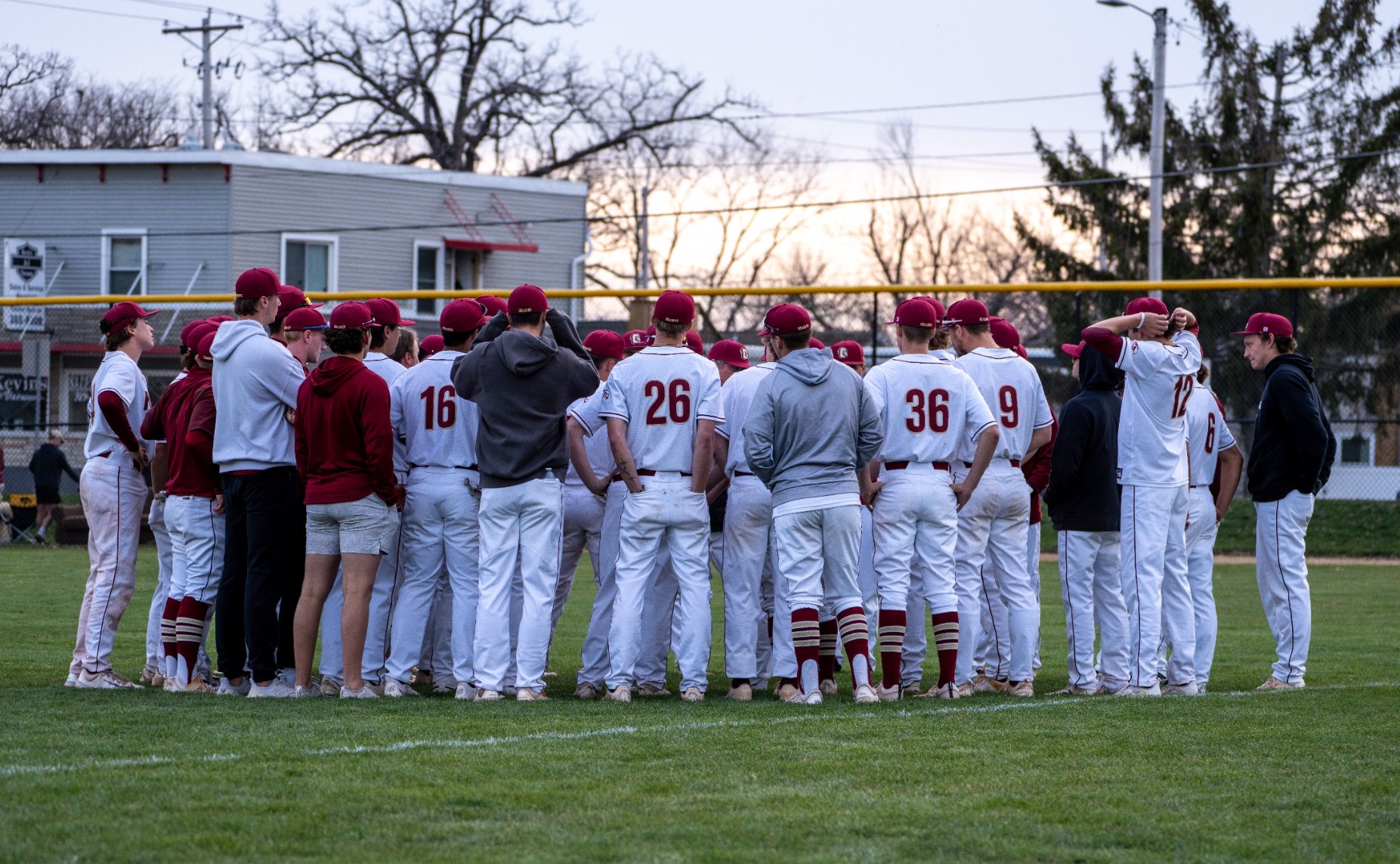 Baseball drops Saturday doubleheader at Loras - Coe College