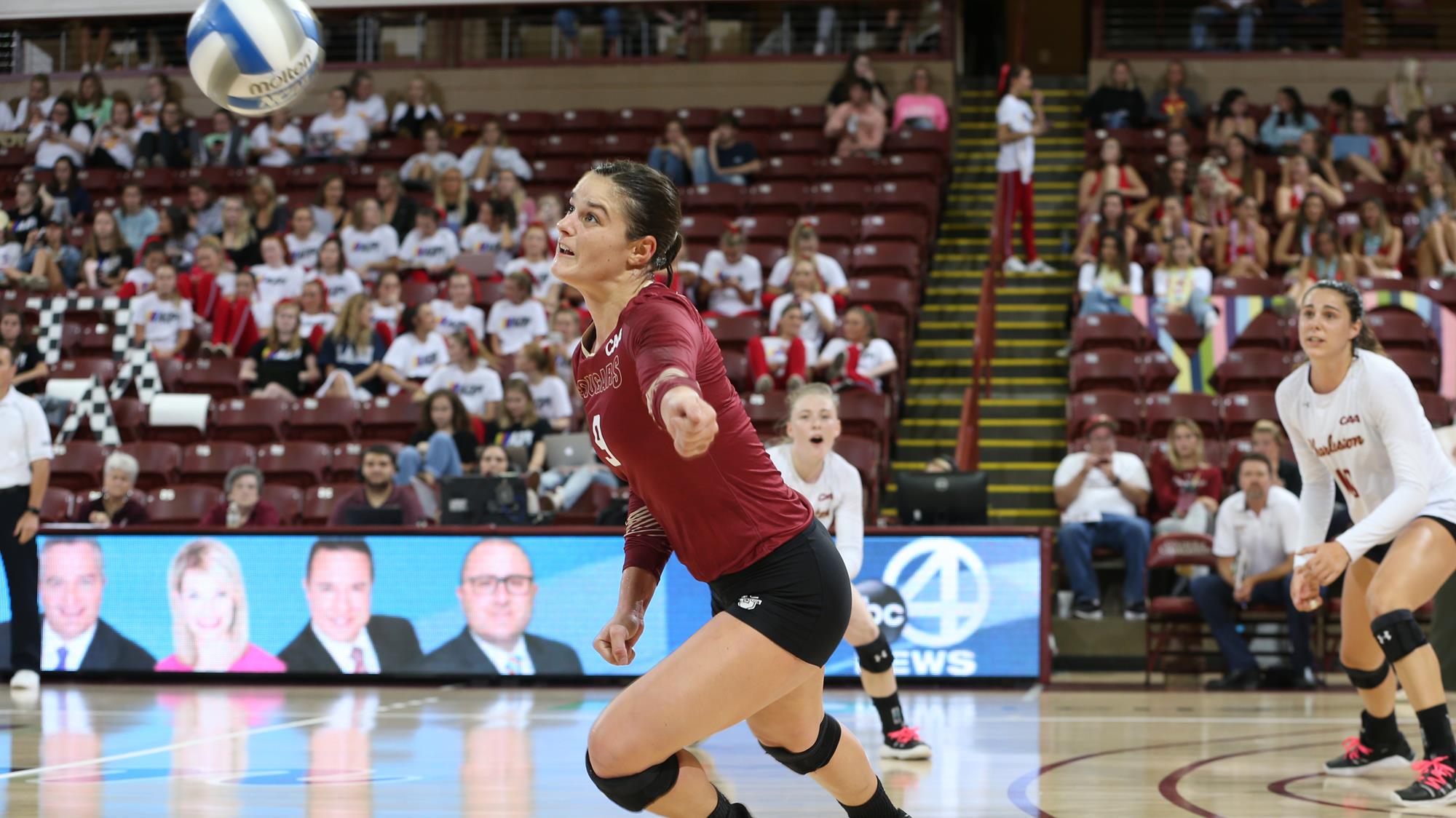 Logan Manusky - Volleyball - College of Charleston Athletics