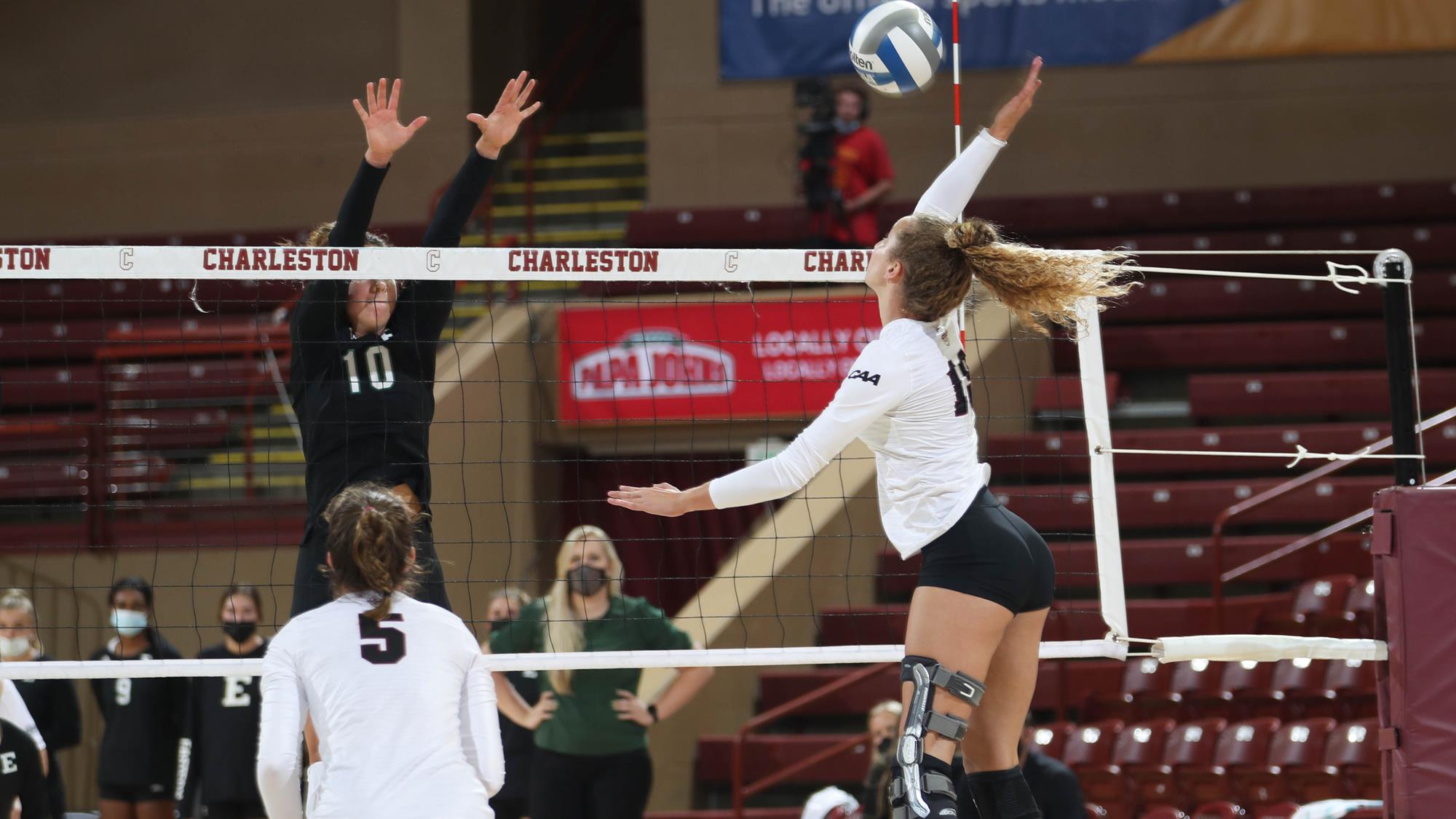 Kaylin Collins - Volleyball - College of Charleston Athletics