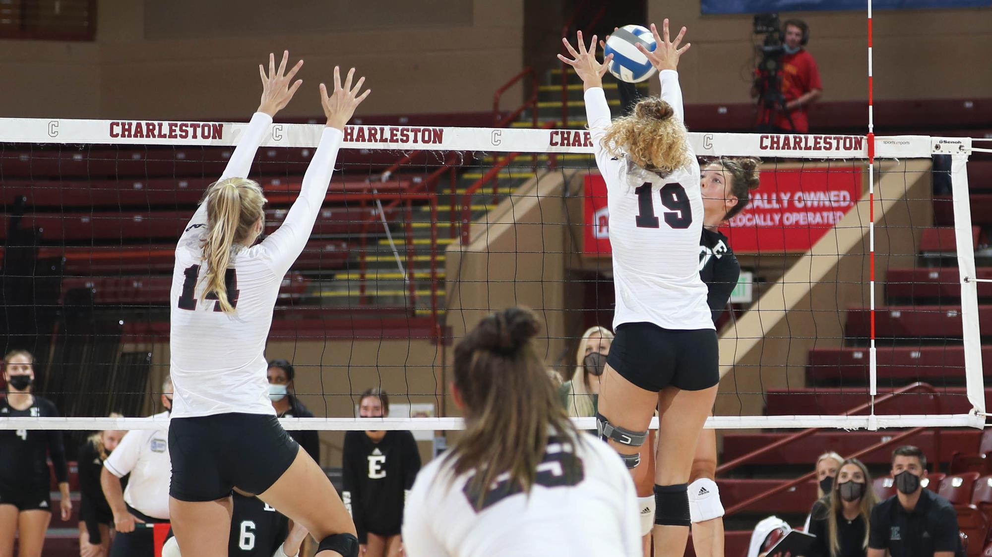 Kaylin Collins - Volleyball - College of Charleston Athletics