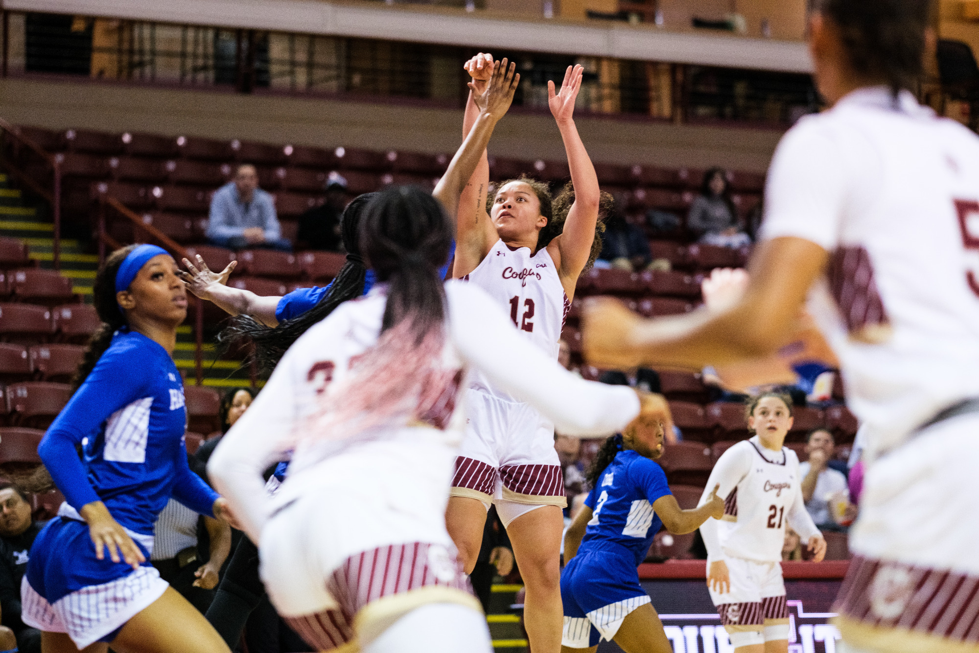 Logan's Hot Hand Drives Cougars' Win - College of Charleston Athletics