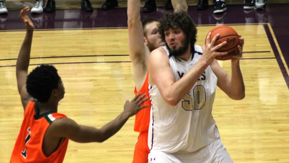Joe Vaz - Men's Basketball - College of Idaho Athletics