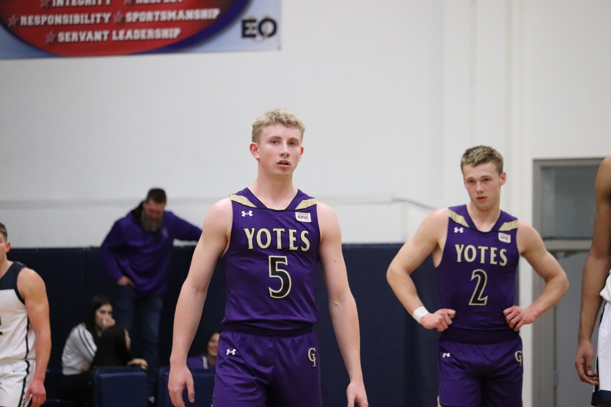 Yotes Men Stay Hot, Win Eighth Straight - College of Idaho Athletics