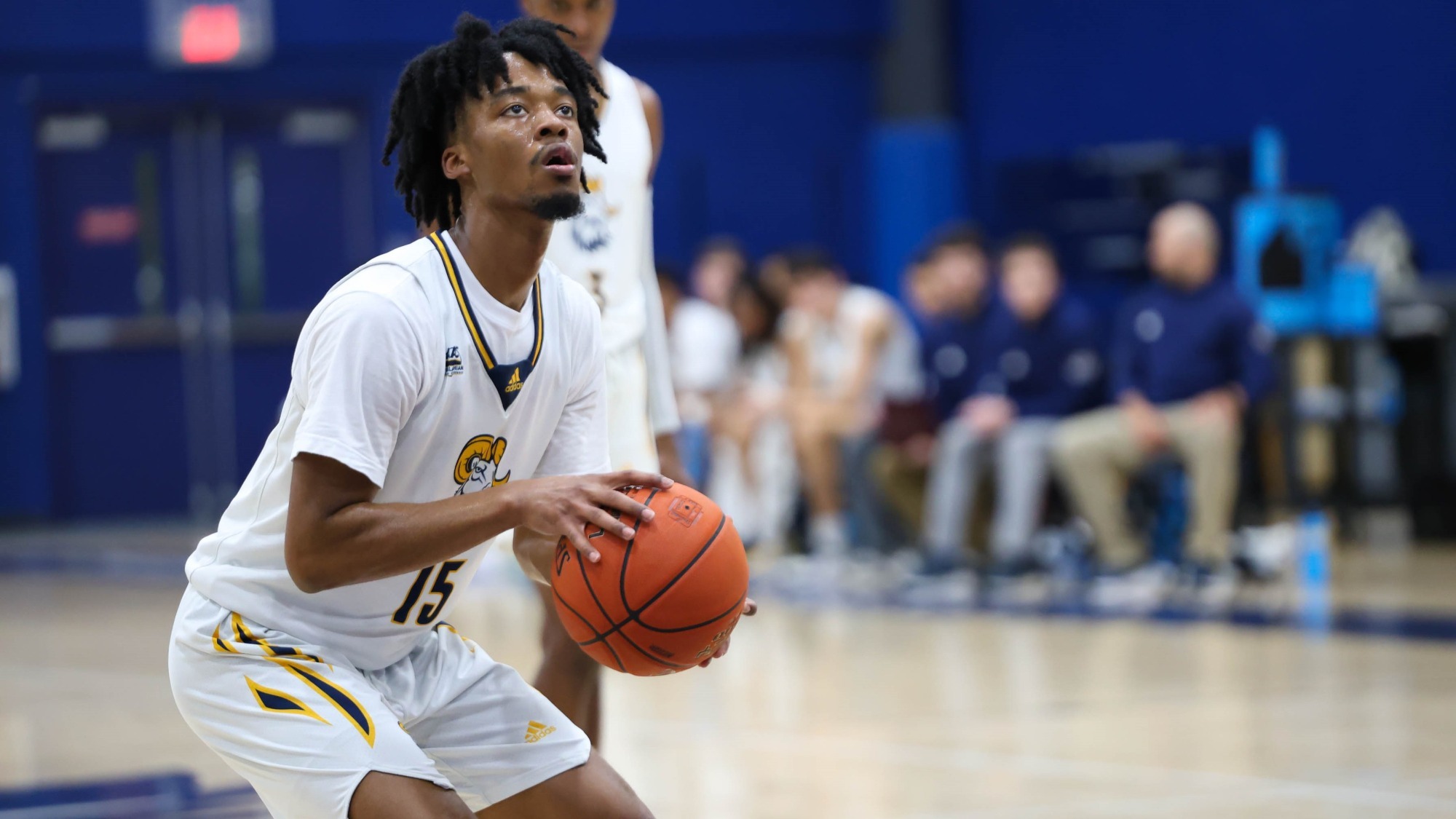 Men's Basketball obtains hard-fought road win to stay perfect in AAC ...