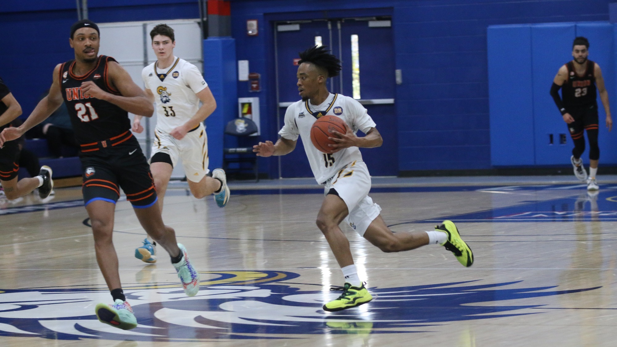 Union defeats CIU as Oates becomes CIU's all-time leading scorer ...