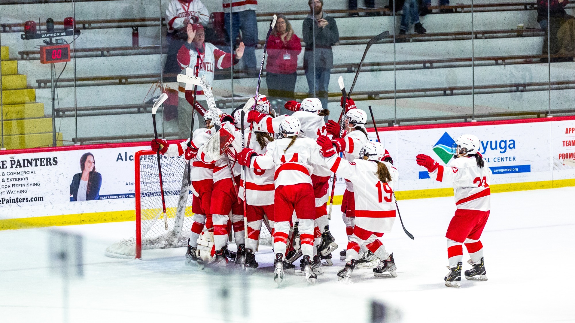 Women's Ice Hockey Takes Down #5 Colgate, 4-2 - Cornell University ...