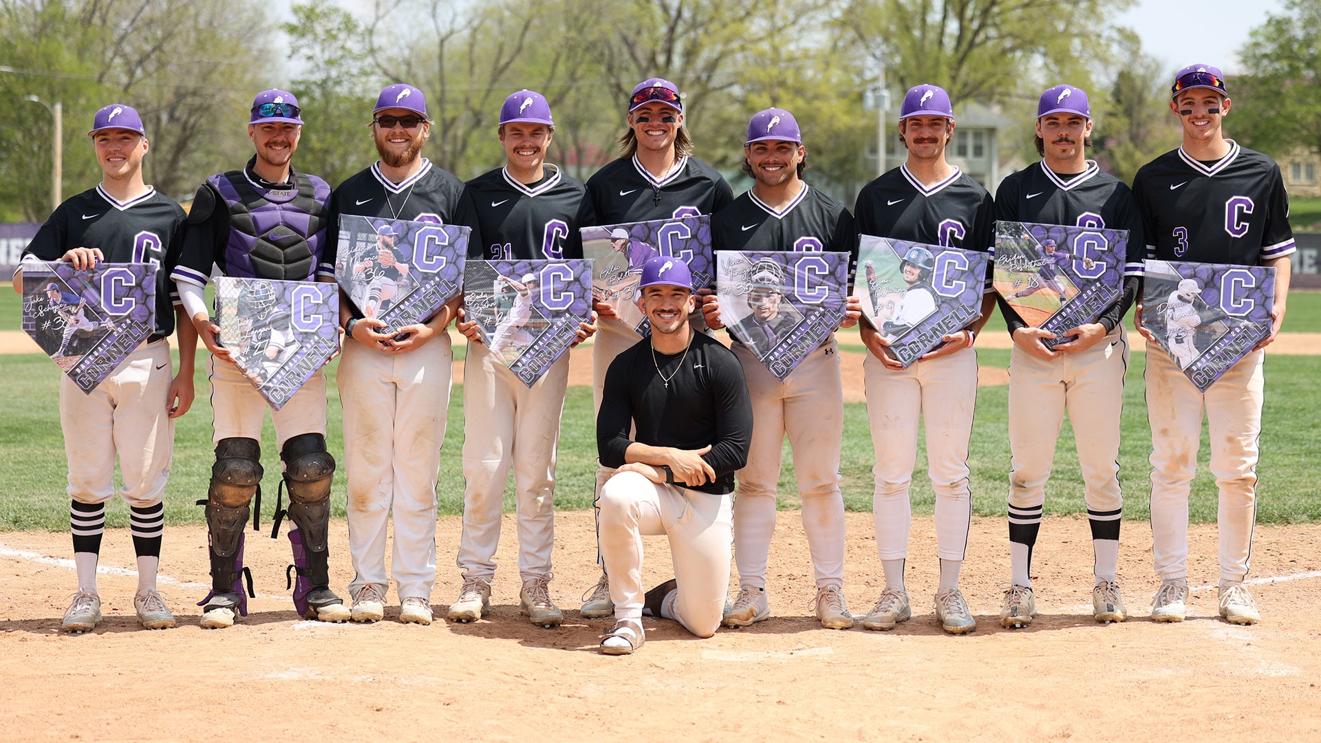 Rams sweep on Senior Day, stretch win streak to six - Cornell College
