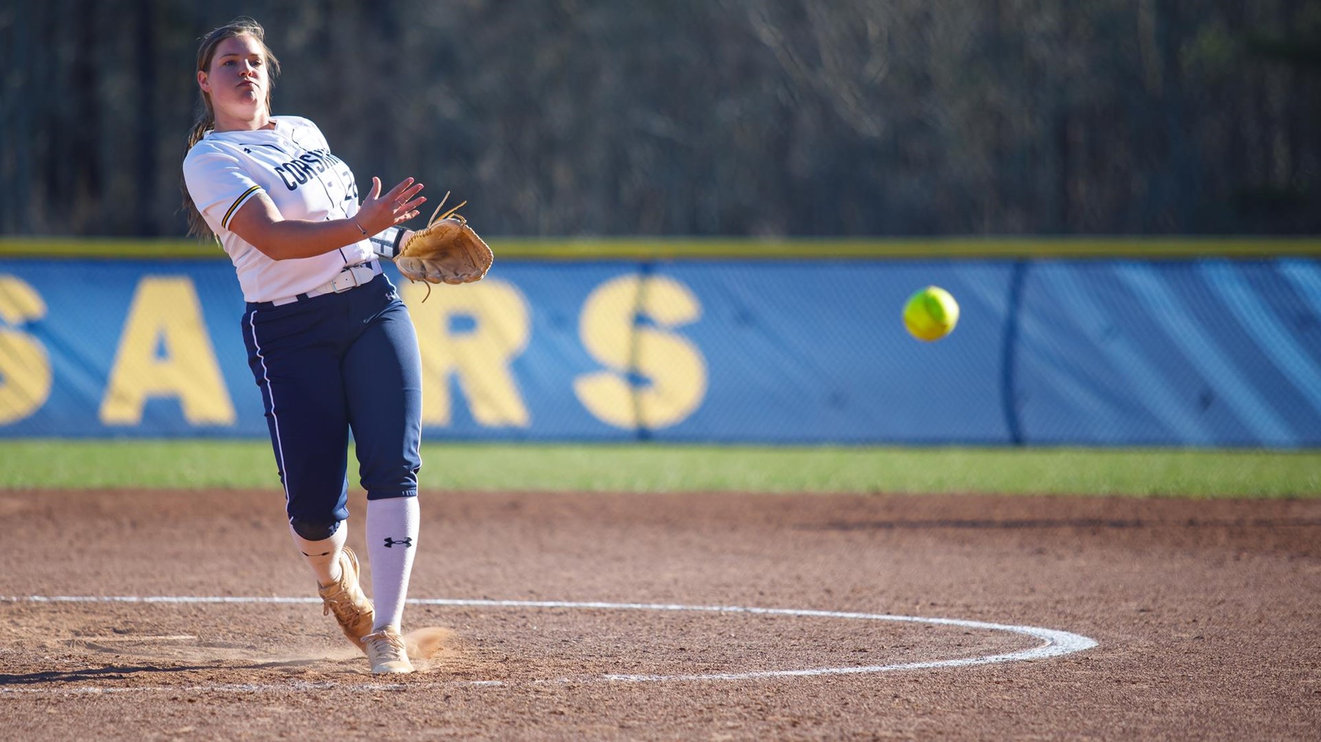 Jill Richards Throws No-Hitter at Johnson & Wales - UMass Dartmouth