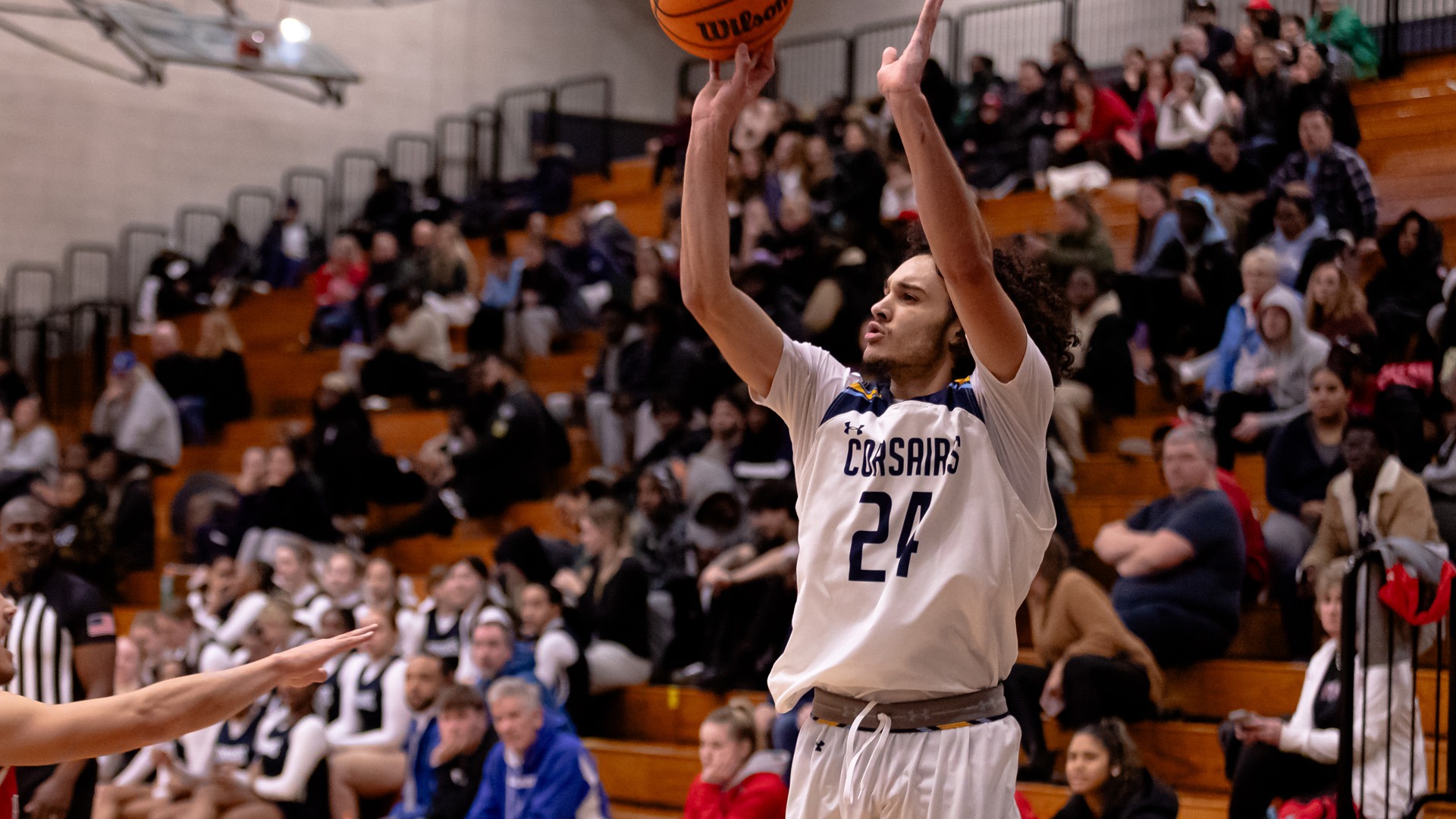 Five Corsairs Reach Double-Figures in Road Win - UMass Dartmouth