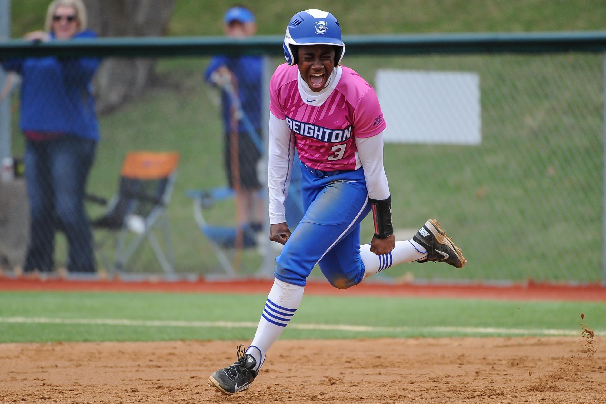 Aujanae McCoy - 2017 - Softball - Creighton University Athletics