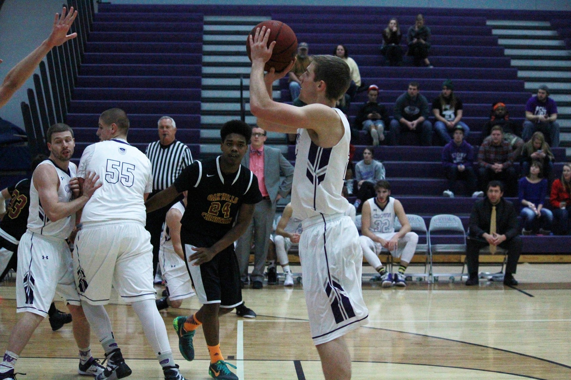 Seth Moan - 2015-16 - Men's Basketball - Crown College Athletics