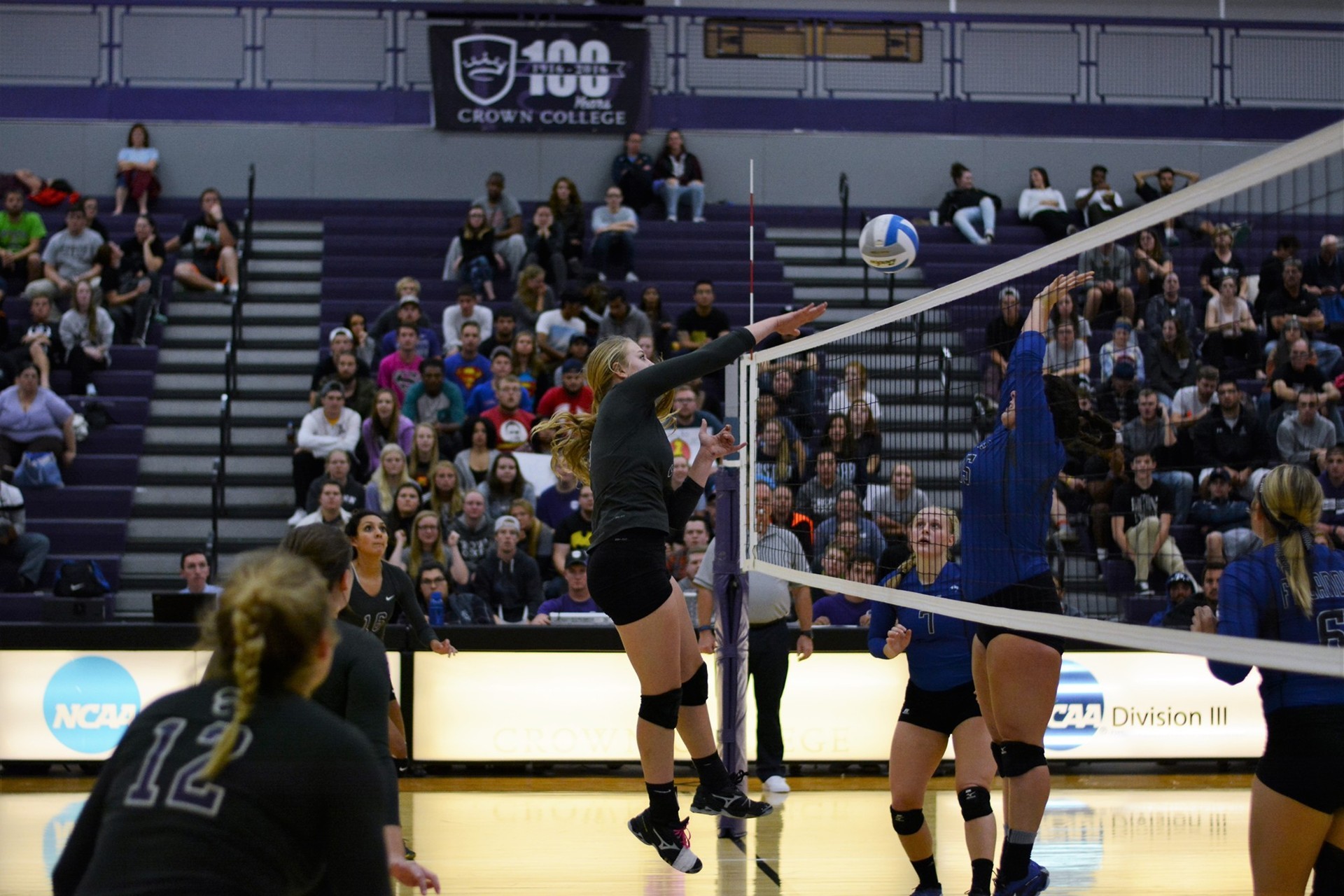 Katie Hinkle - 2016 - Volleyball - Crown College Athletics