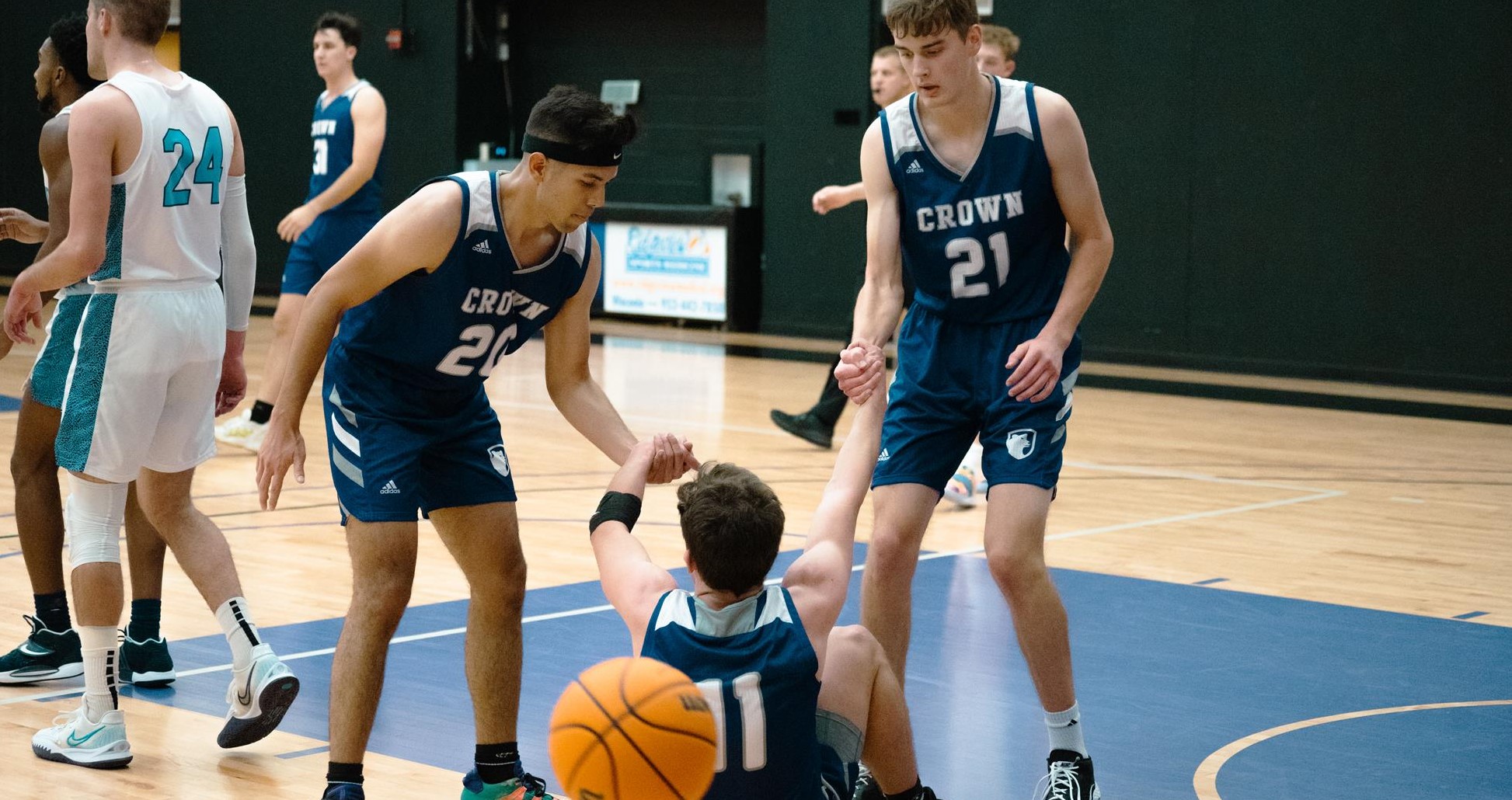 Men’s Basketball Earns Gritty Road Win at Macalester - Crown College ...