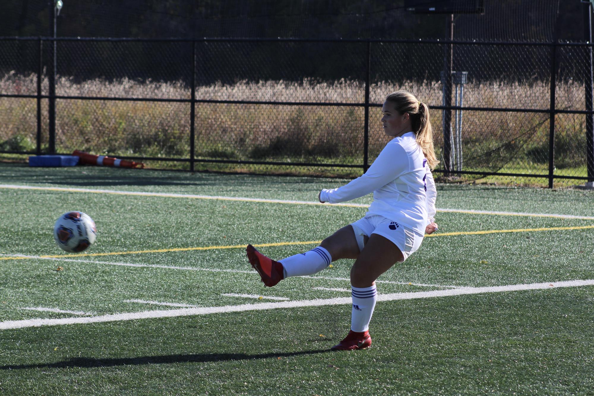 Emma Kaiser - 2021-22 - Women's Soccer - Crown College Athletics