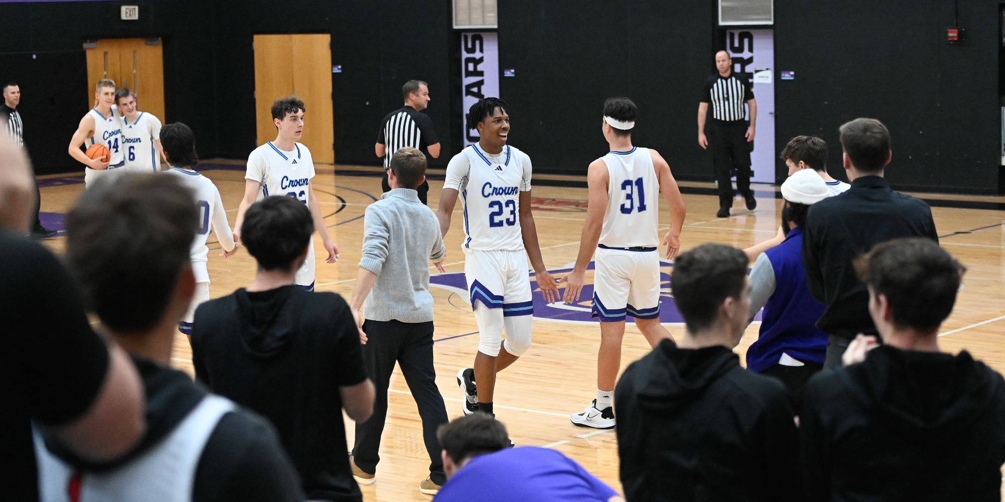 Men's Basketball Wins 5th Straight, Polars Move to 3-0 in UMAC Play ...