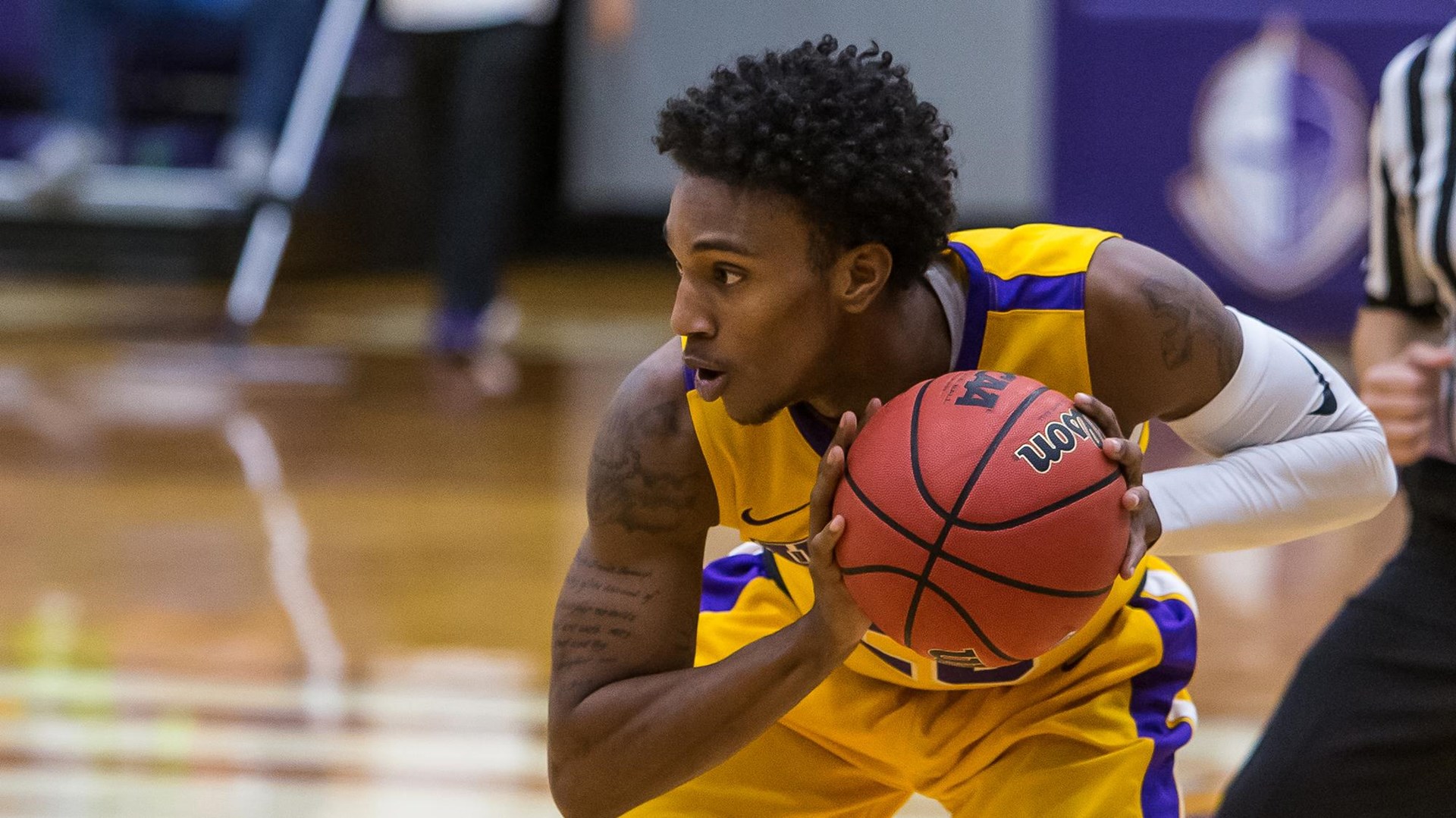 Sam Moore - Men's Basketball - University of Mary Hardin-Baylor Athletics