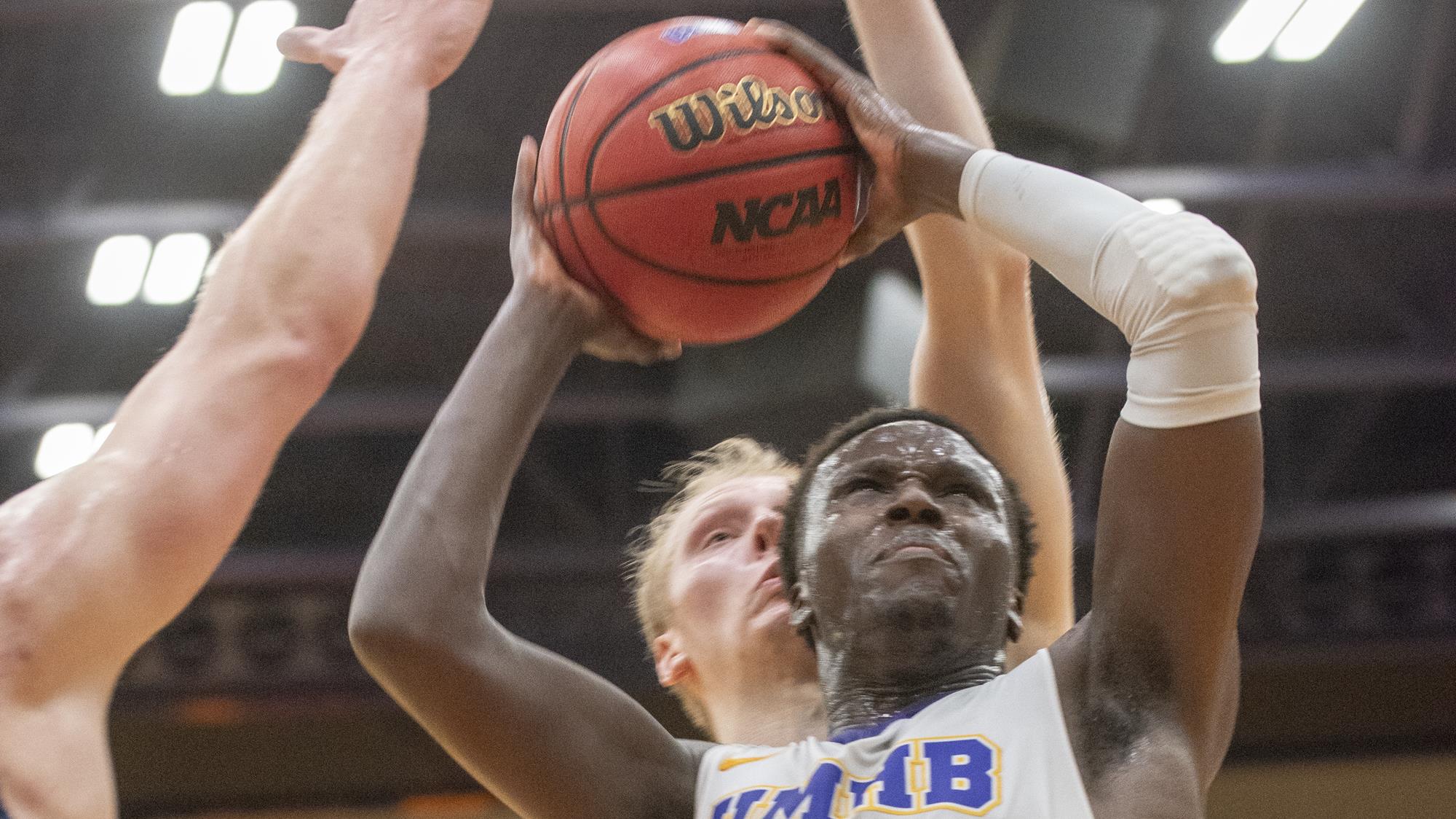 Logan Hicks - Men's Basketball - University of Mary Hardin-Baylor Athletics