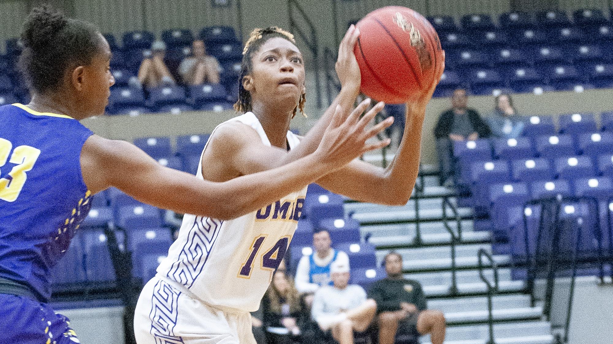 Alexia Martin - Women's Basketball - University of Mary Hardin-Baylor ...
