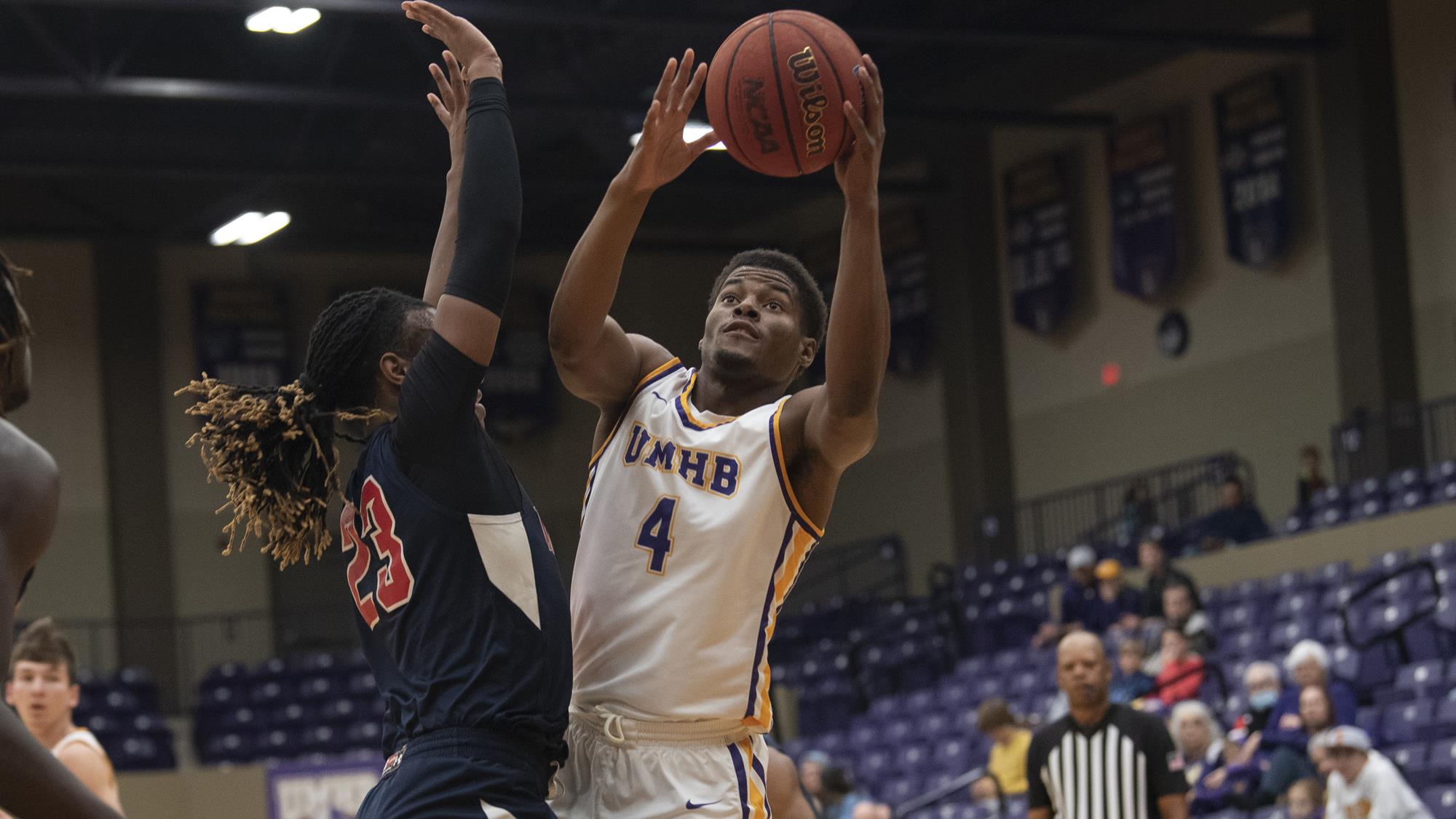 Men’s Basketball earns come-from-behind win over Hardin-Simmons ...