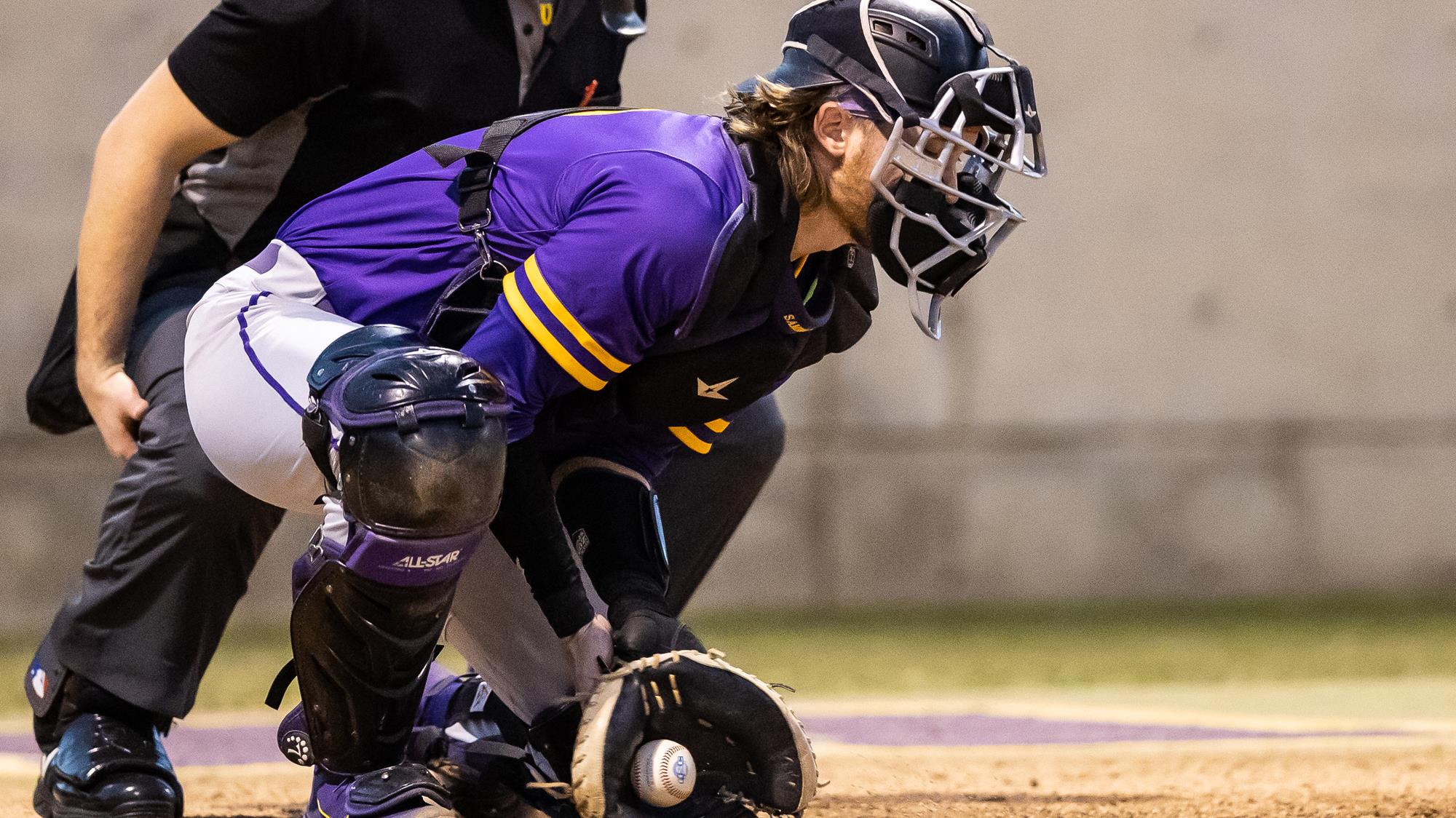 Warren Sammons - Baseball - University of Mary Hardin-Baylor Athletics