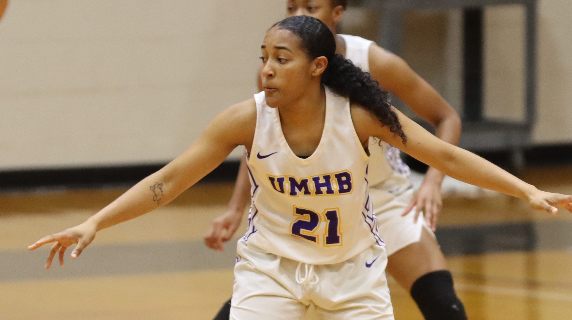 Lauren Baker - Women's Basketball - University of Mary Hardin-Baylor Athletics