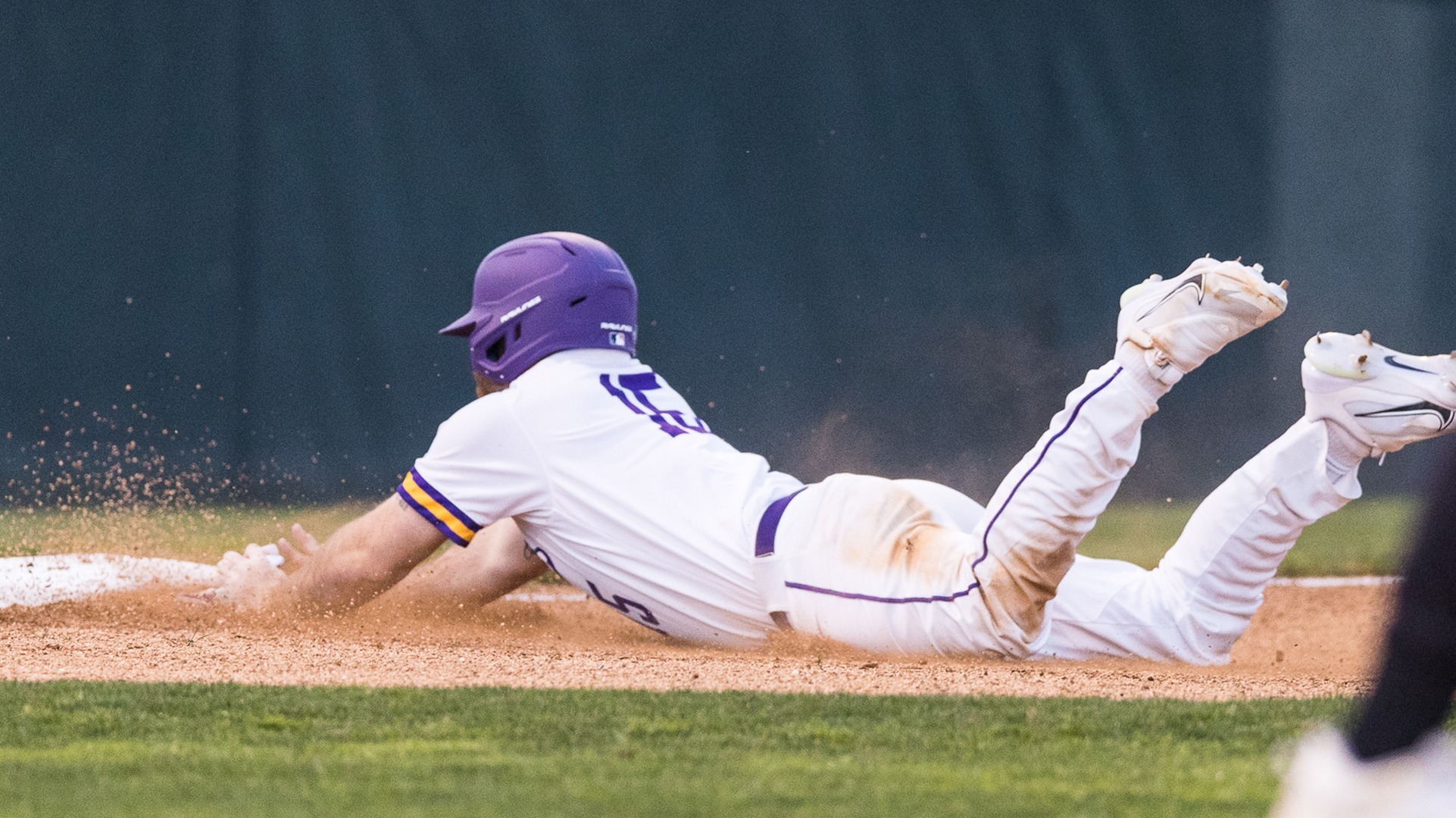 Hunter Jones - Baseball - University of Mary Hardin-Baylor Athletics