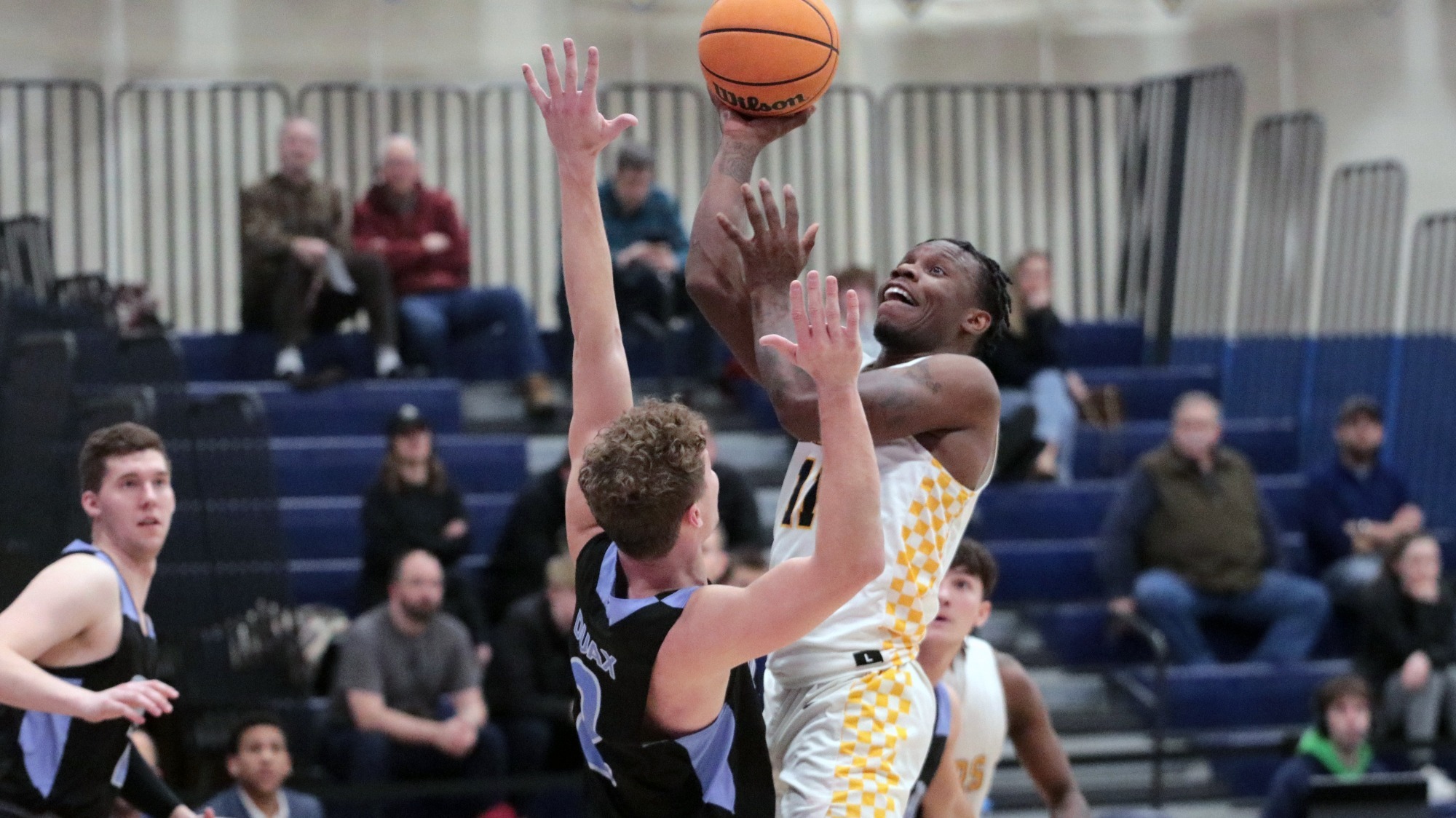 Kimmons sets scoring record in loss to Peacocks - Concordia University ...