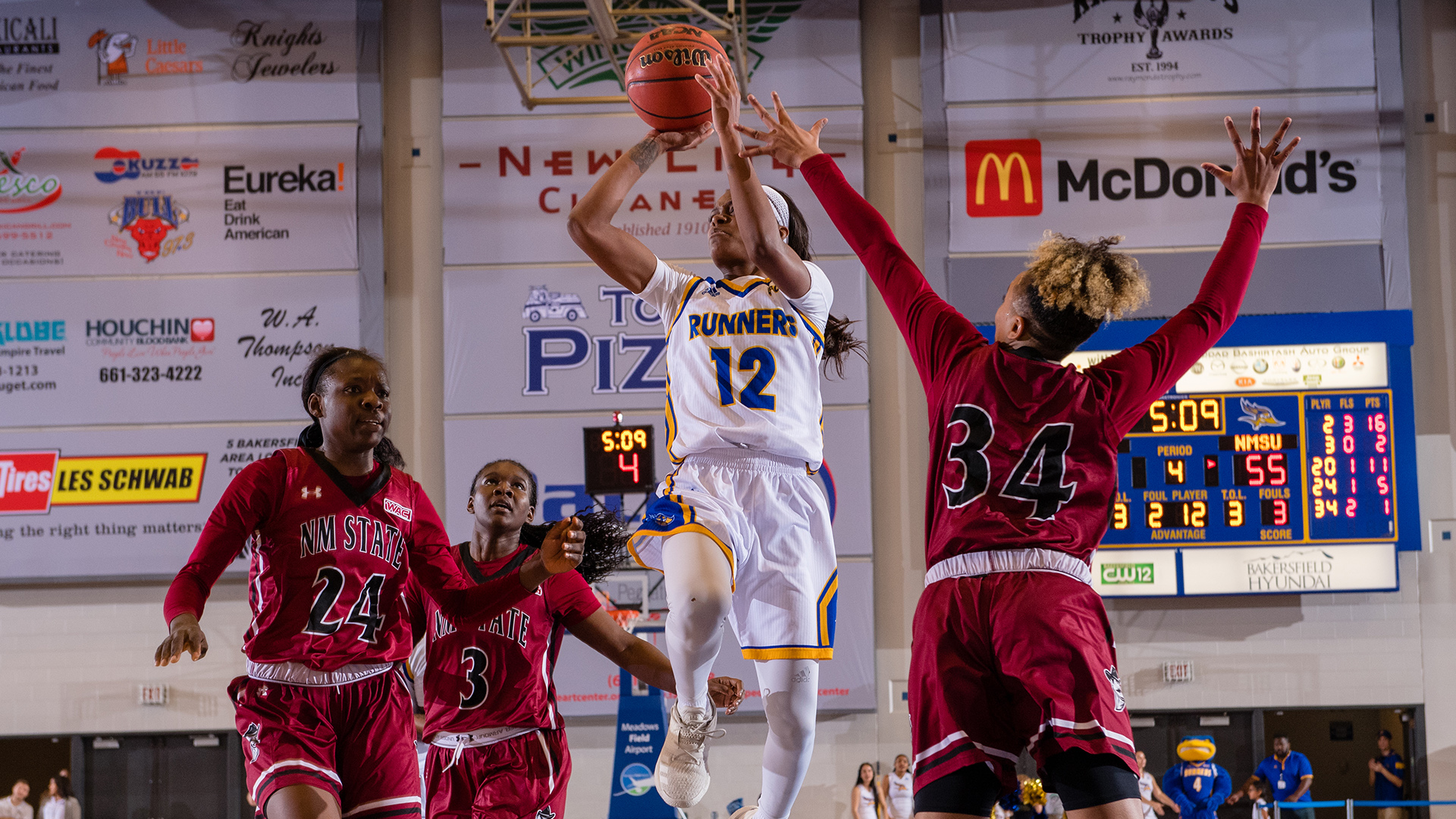 Alexxus Gilbert - Women's Basketball - California State University at ...
