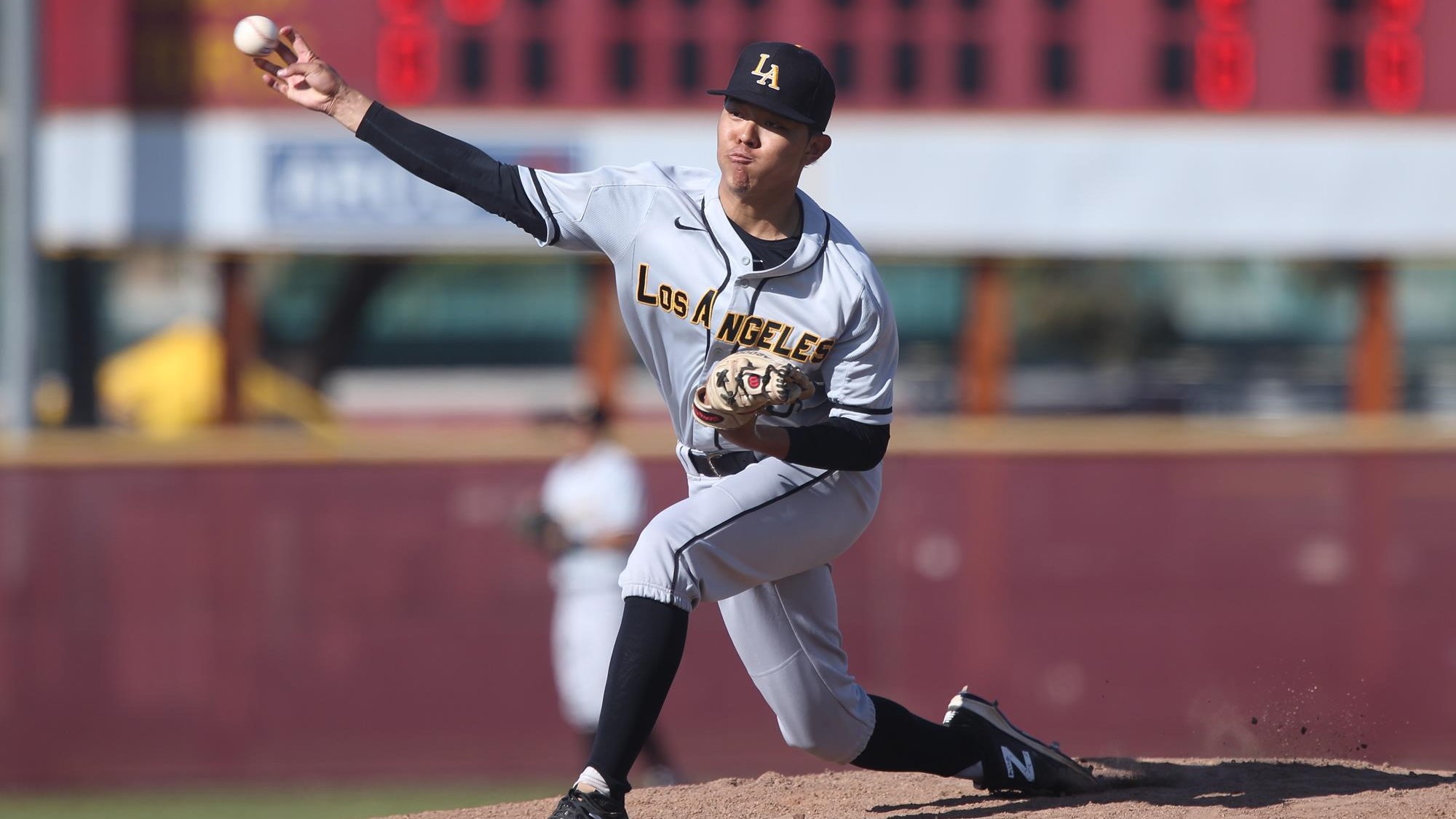 Golden Eagles Pitch In For DH Sweep Of Warriors - Cal State LA Athletics