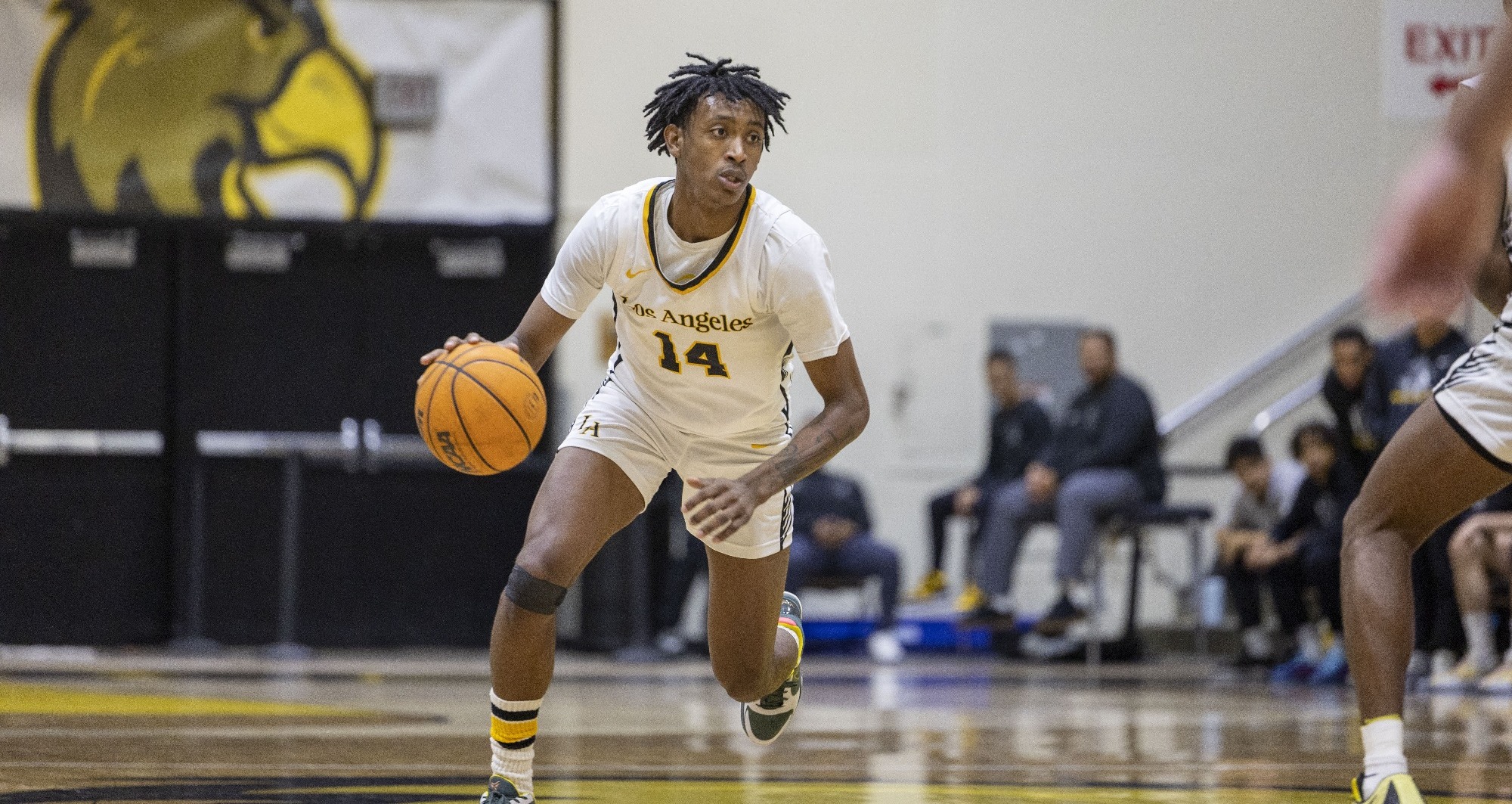 Golden Eagles Pick Up Big Home Win Over Warriors - Cal State LA Athletics