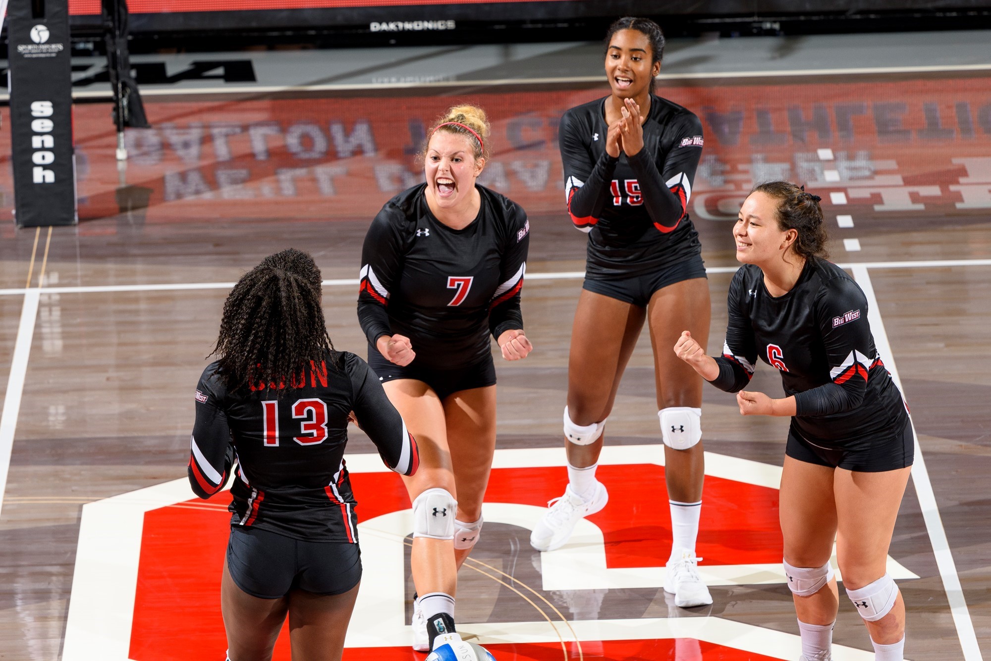 Nickeisha Williams - 2017 - Women's Volleyball - CSUN Athletics