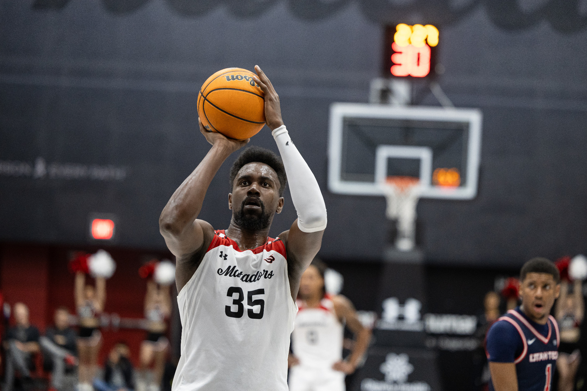 Dearon Tucker - 2023-24 - Men's Basketball - CSUN Athletics