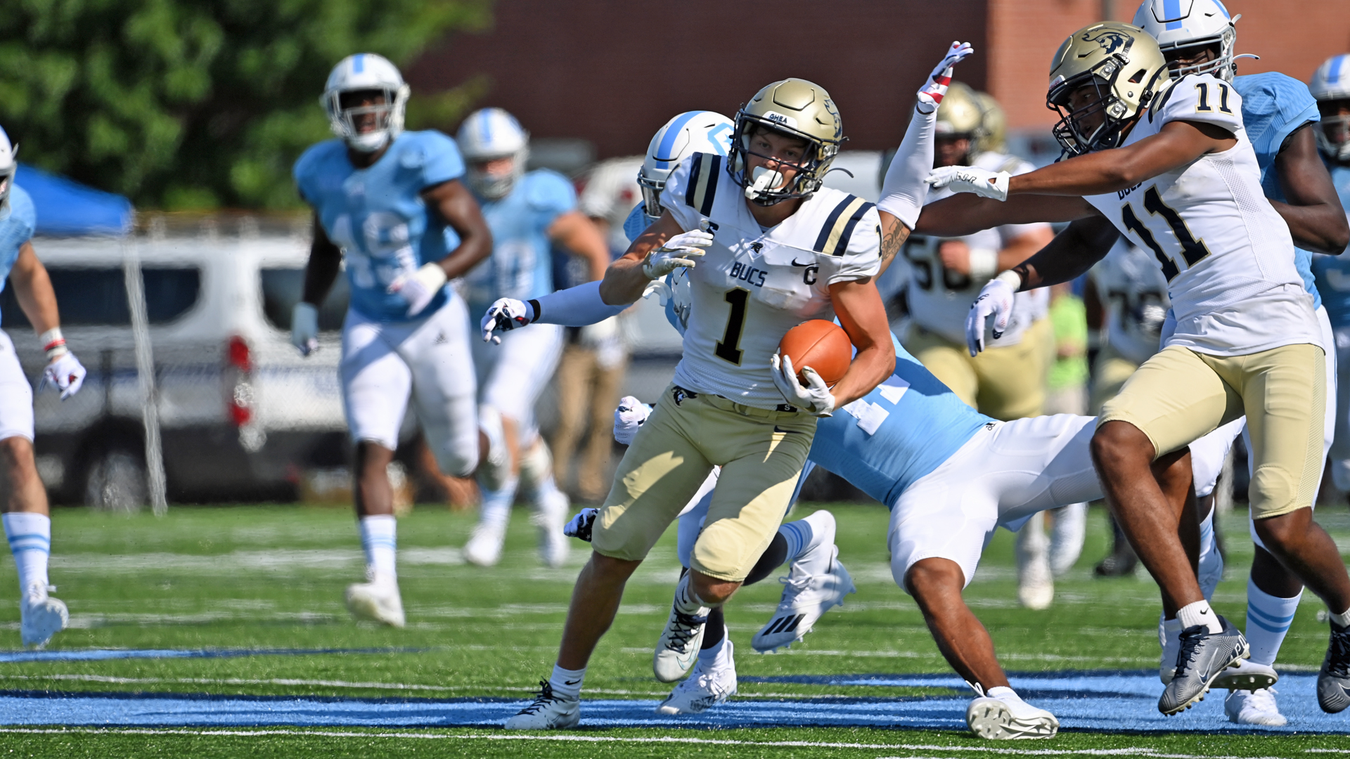 Bucs win opener behind quick start; Schwarting’s record-tying day ...