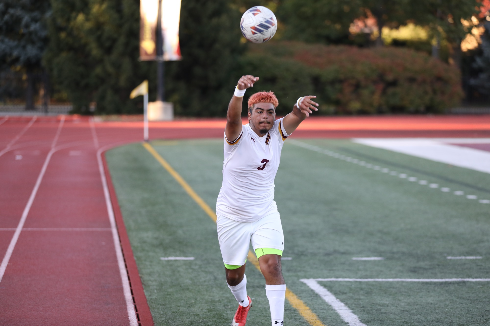 Cougar Offense Stopped By Raiders - Concordia University Chicago Athletics