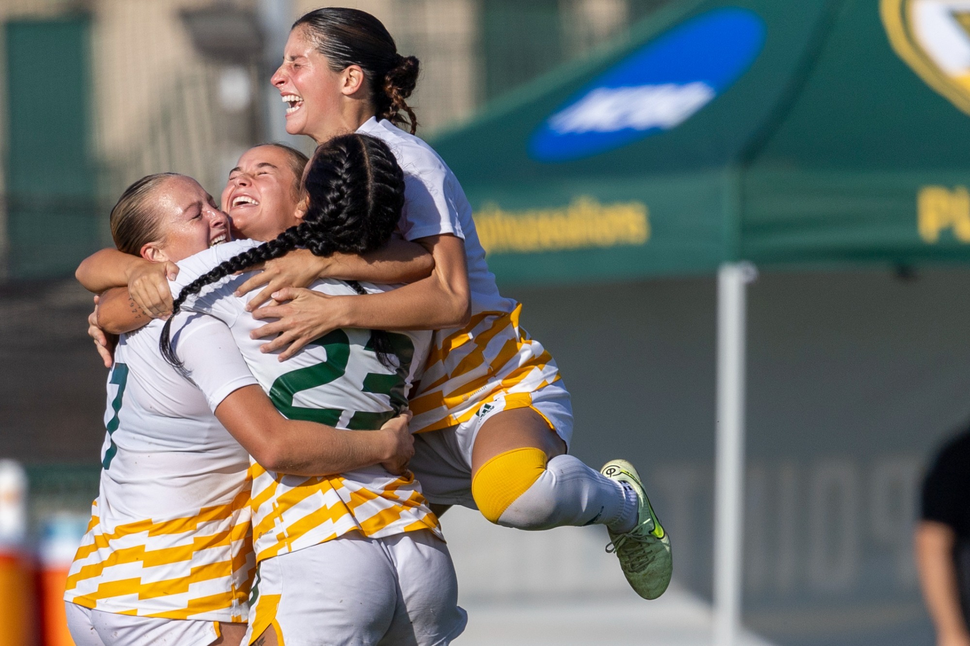 Walkington's Game-Winner Cages The Cougars! - Concordia University ...