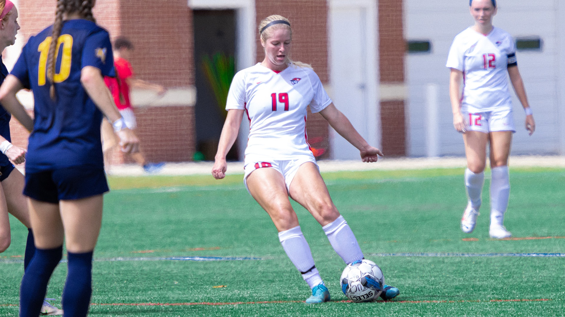 Patriots Tame #14 Wildcats Behind Fast Start - University of the ...