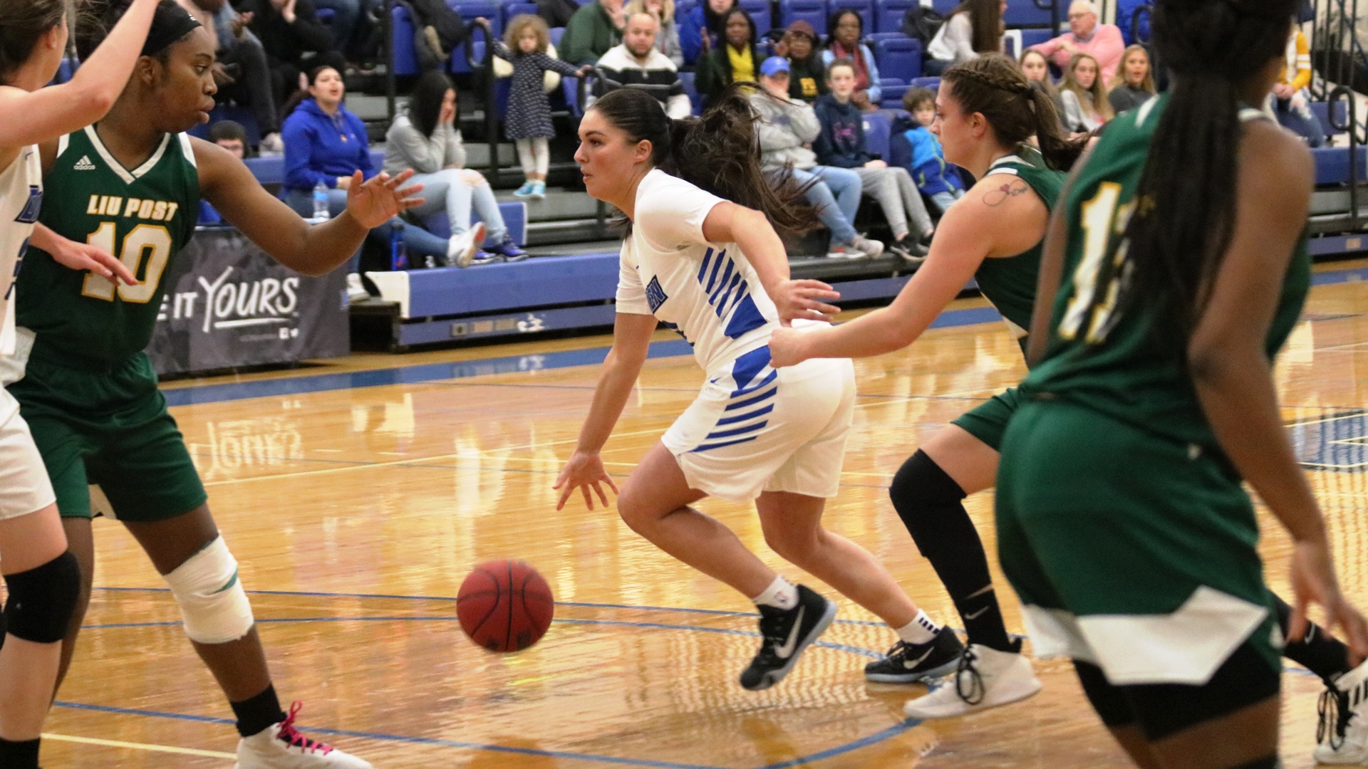 Sydney Barney - Women's Basketball - Daemen University Athletics