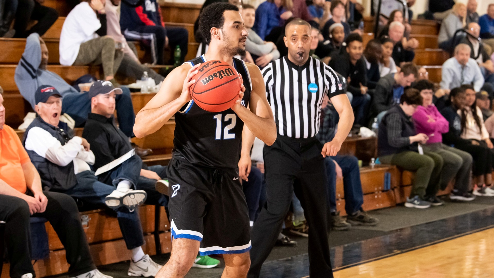 Darius Garvin - Men's Basketball - Daemen University Athletics