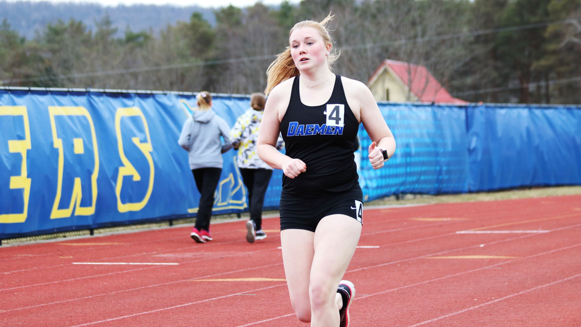 Mackenzie Tubbs - Women's Track & Field - Daemen University Athletics