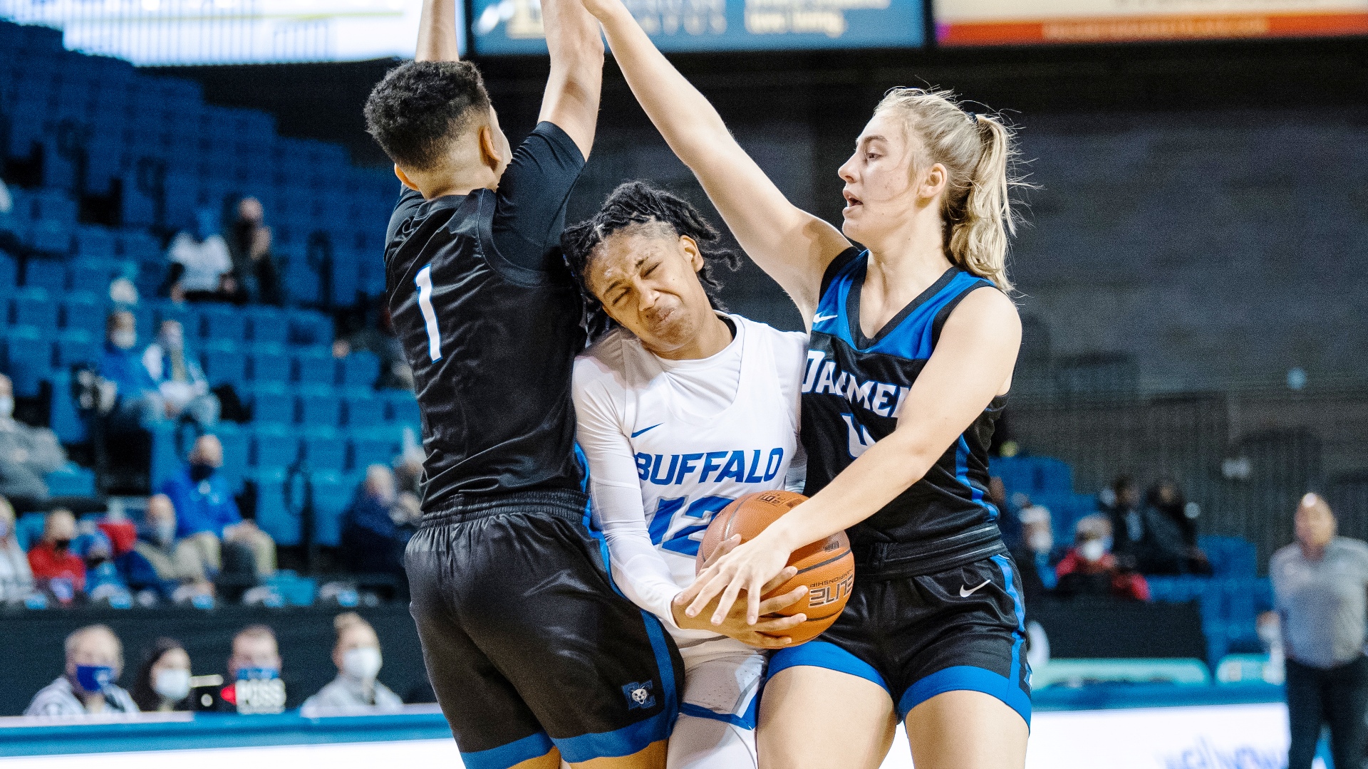 Sydney Hvizdzak - Women's Basketball - Daemen University Athletics