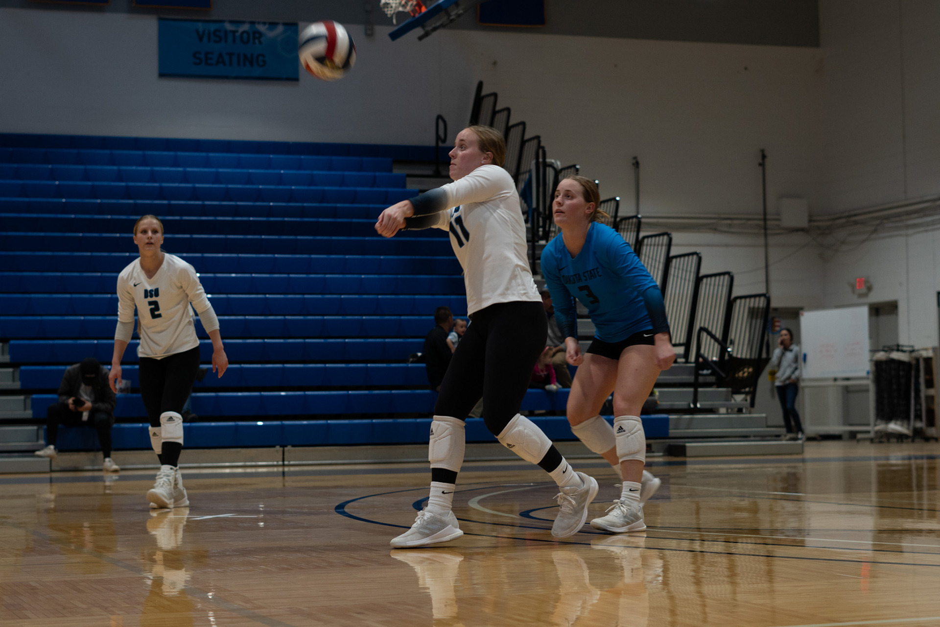 DSU volleyball earns fourth win in last five matches, defeats Waldorf ...