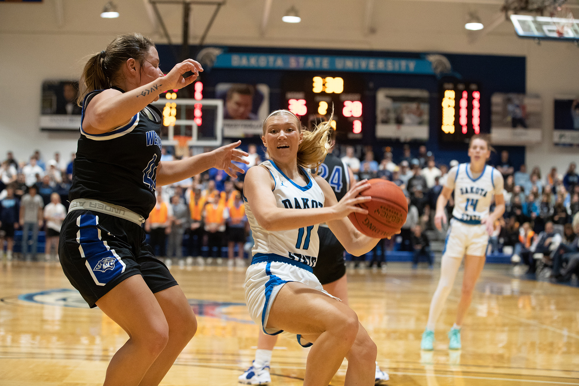 WBK: DWU splits season meeting with DSU - Dakota State University