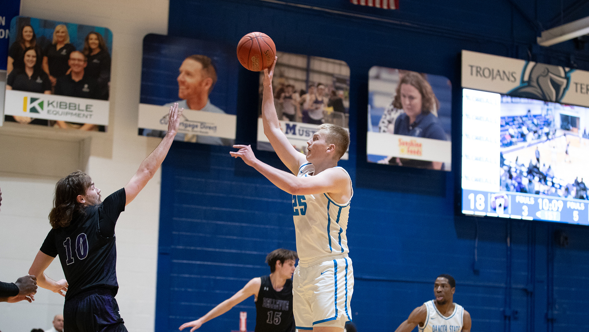Taylor Edwards - 2023-24 - Men's Basketball - Dakota State University