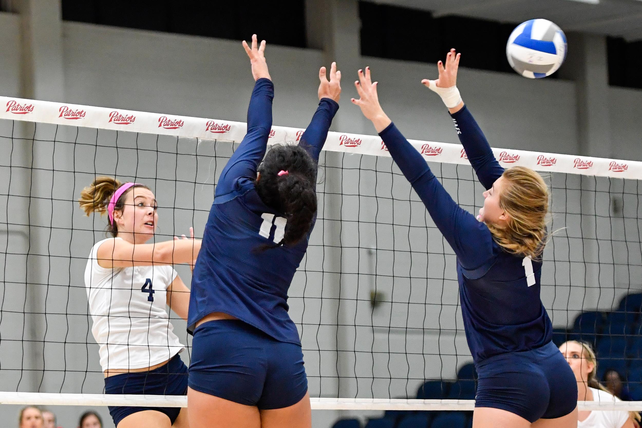 DBU Defeats UCCS in Four Sets - Dallas Baptist University Athletics