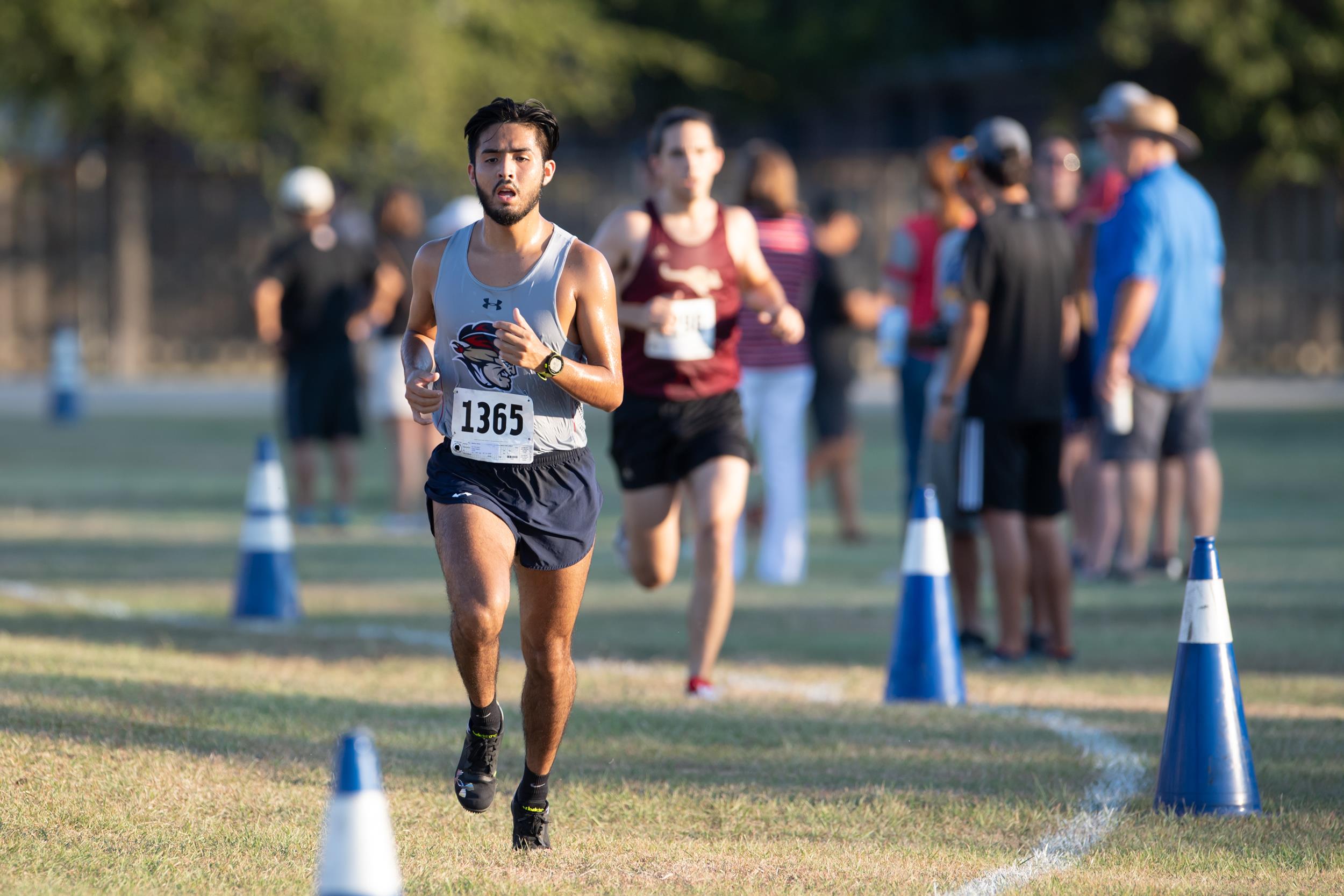 Isaiah Medina - Cross Country - Dallas Baptist University Athletics