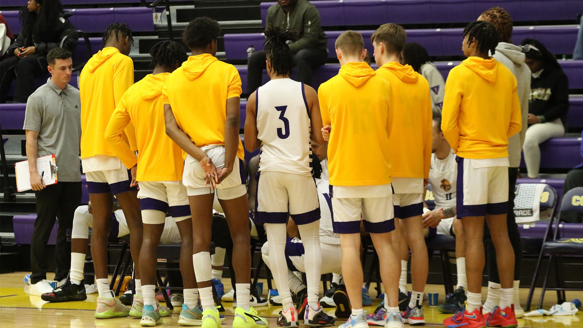 Men's Basketball Falls to Indian Hills in Top 10 Showdown - Dodge City ...