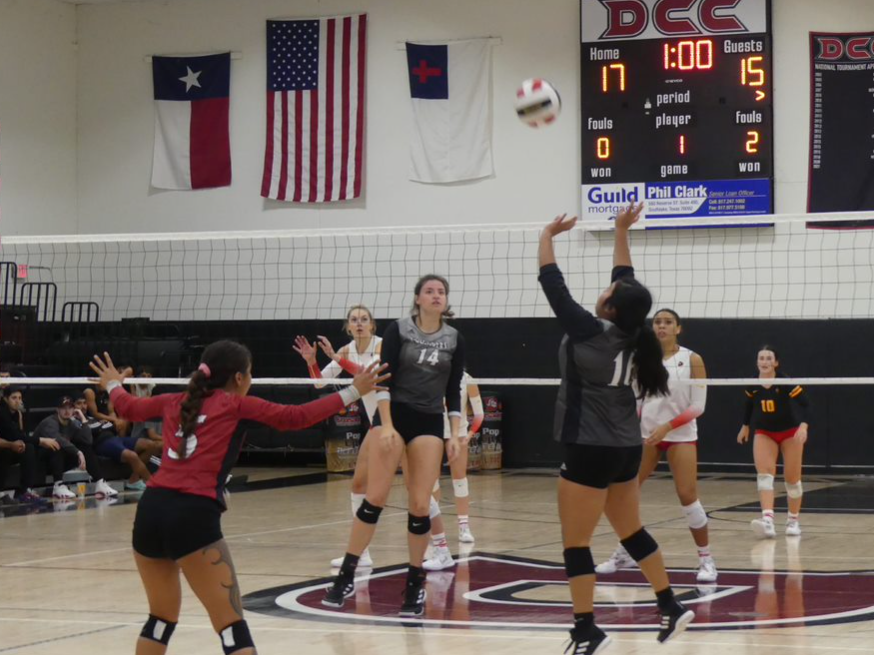 WVB: Lady Crusaders split Tri-match on Friday - Dallas Christian College