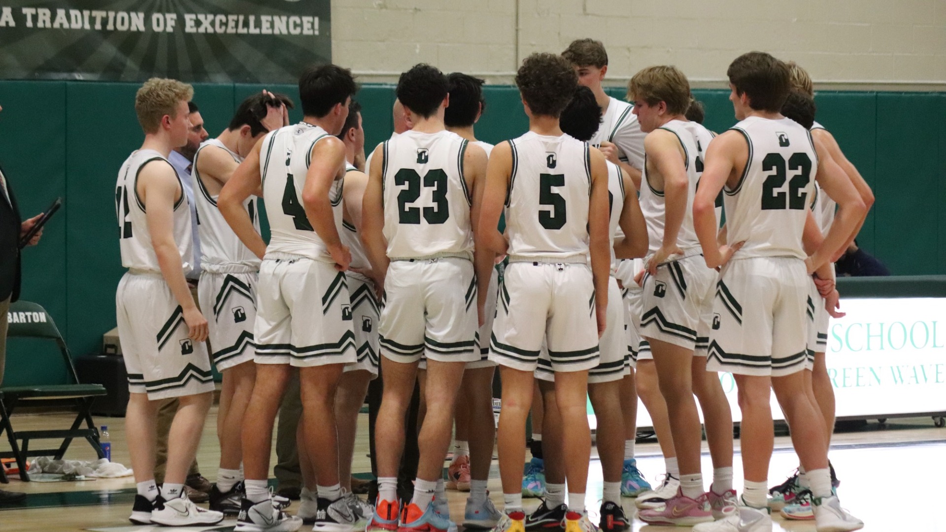 Basketball Drops to 1-1 After 47-44 Loss - Delbarton Athletics