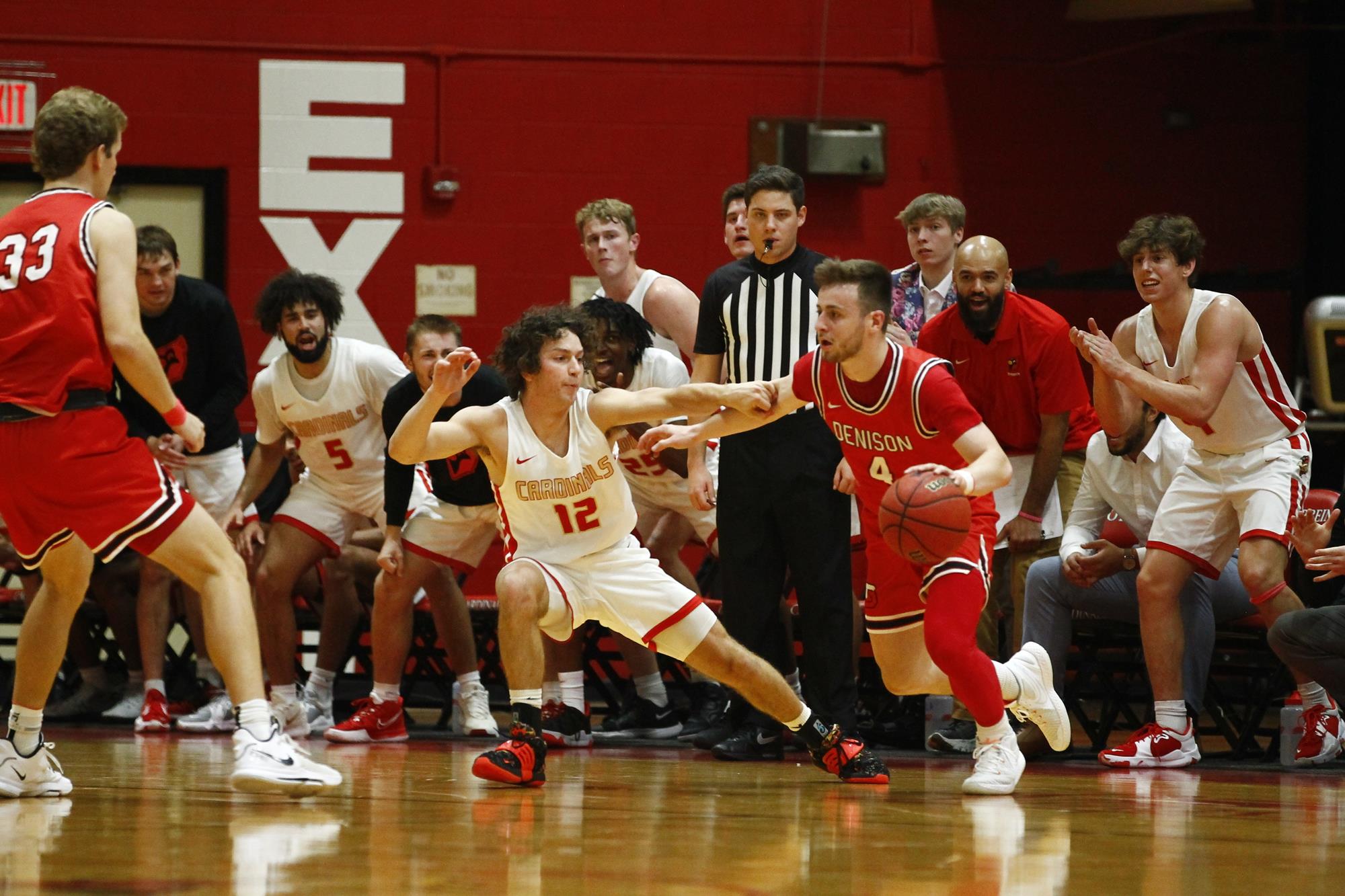 Men’s basketball drops road opener - Denison University