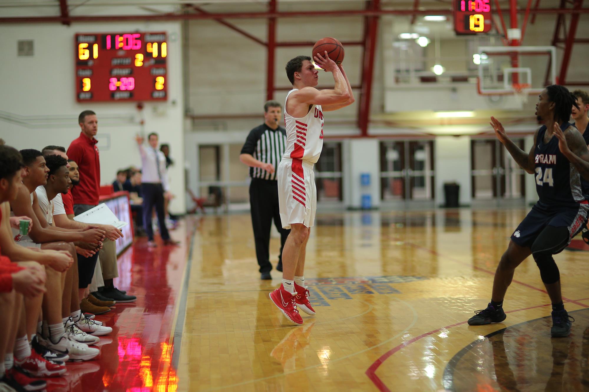Men’s basketball suffers first NCAC road loss - Denison University
